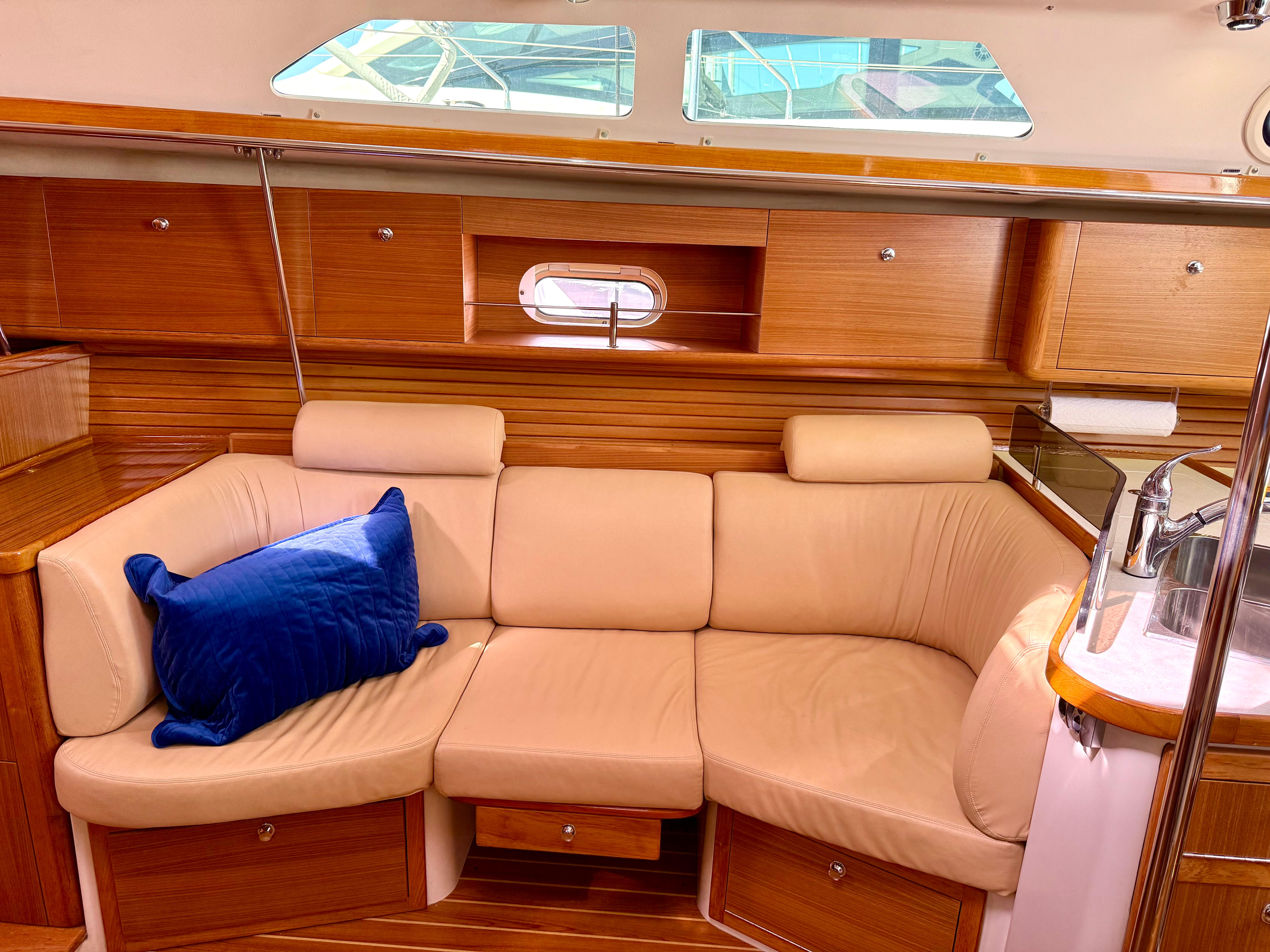 2012 Catalina 385 Racer/Cruiser for sale - YachtWorld