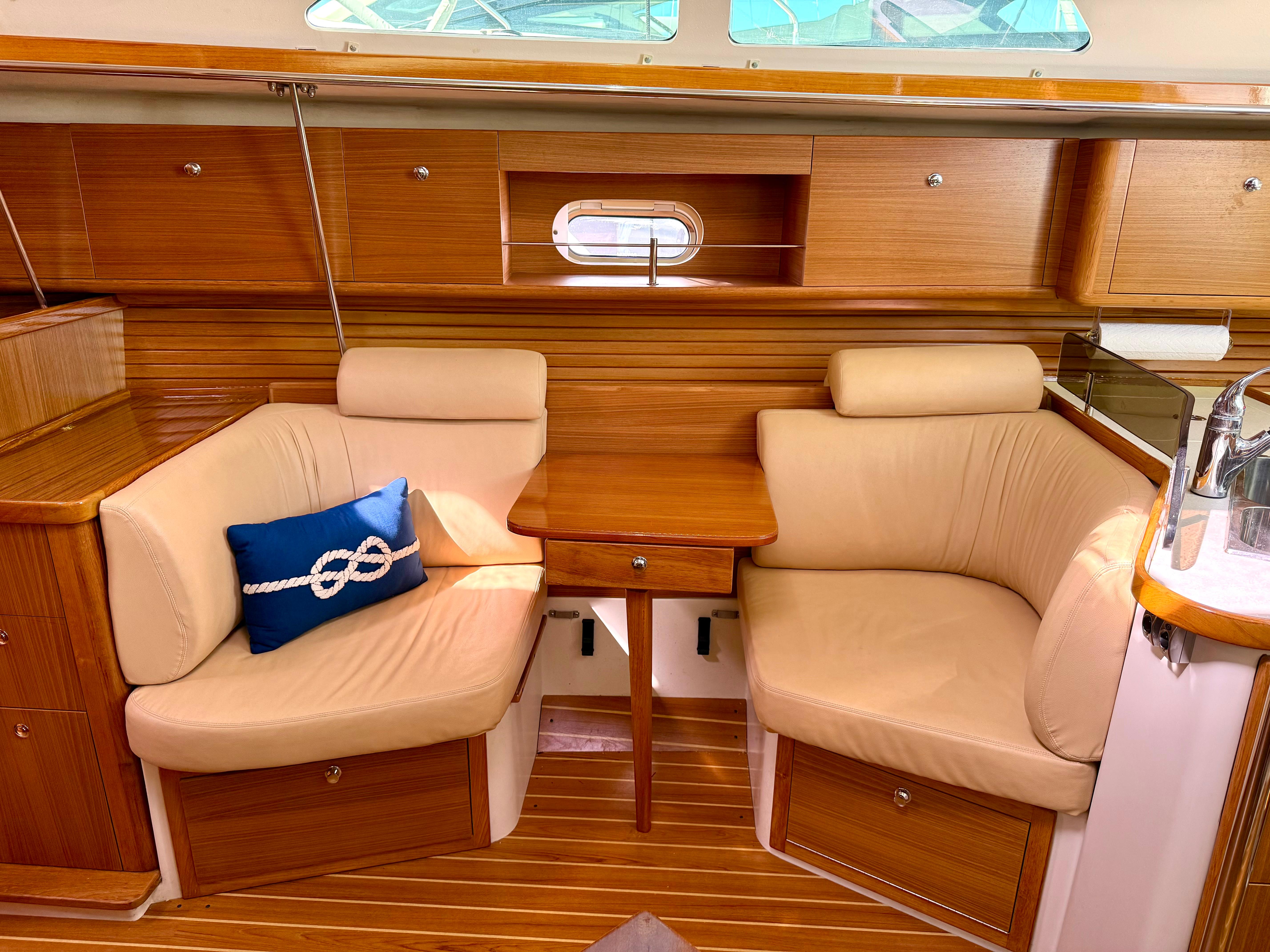 2012 Catalina 385 Racer/Cruiser for sale - YachtWorld