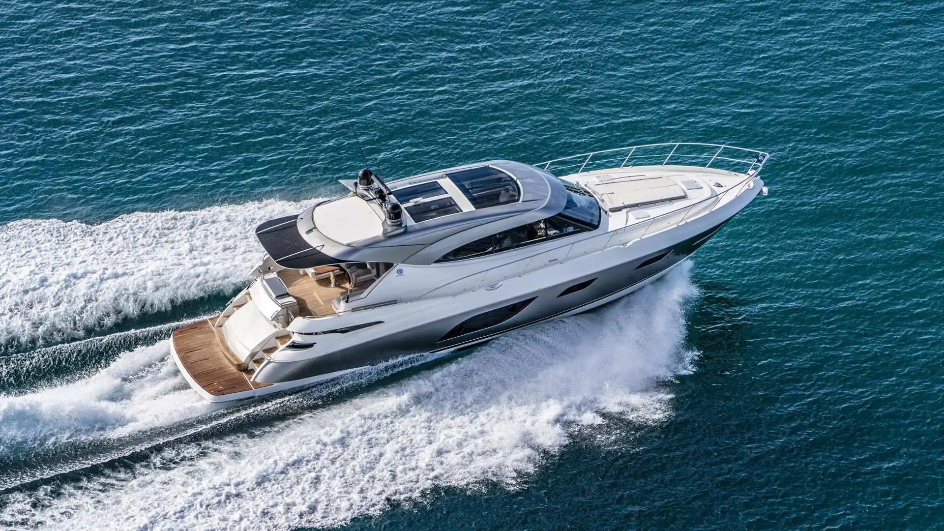 Riviera 6000 Sport Yacht Nuevo en Maryland - Cosas de Barcos