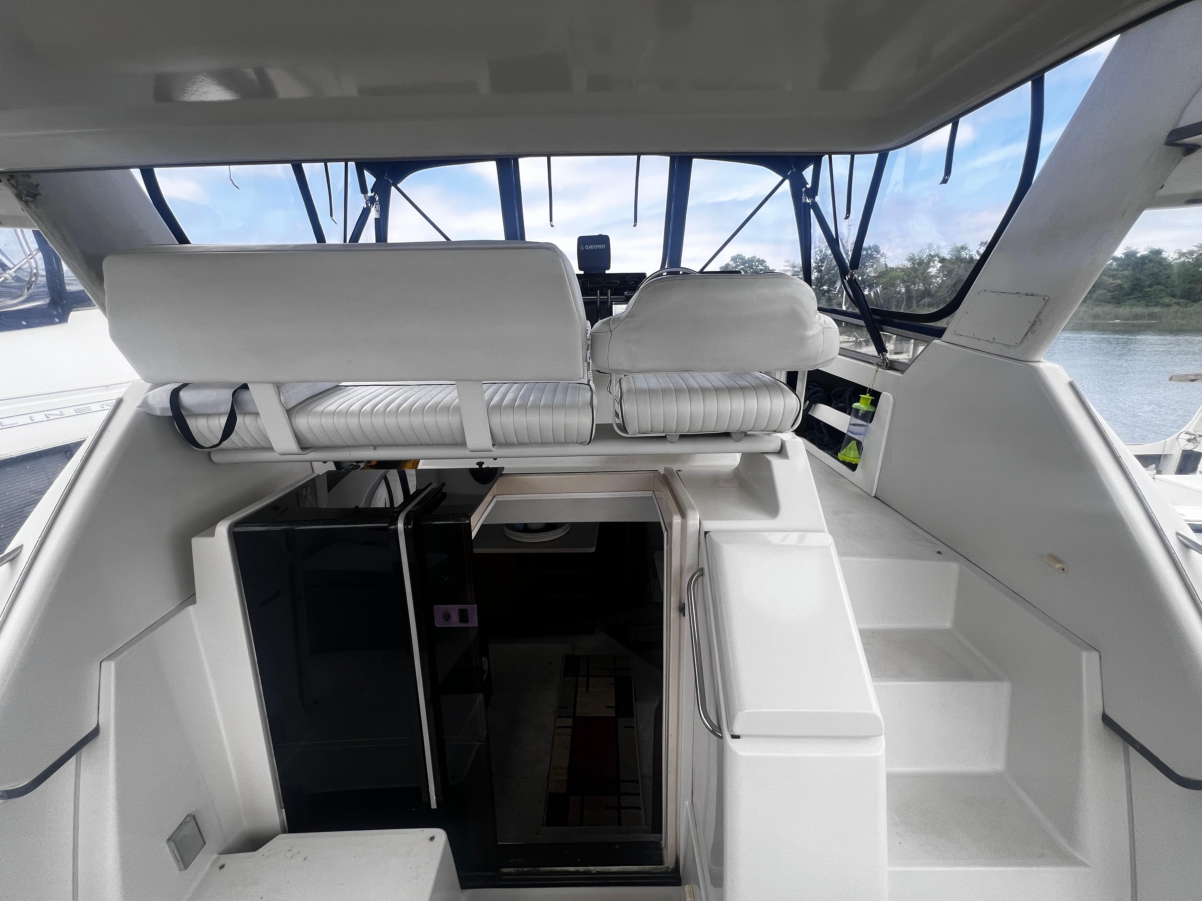 1993 Carver 350 Aft Cabin Aft Cabin for sale - YachtWorld