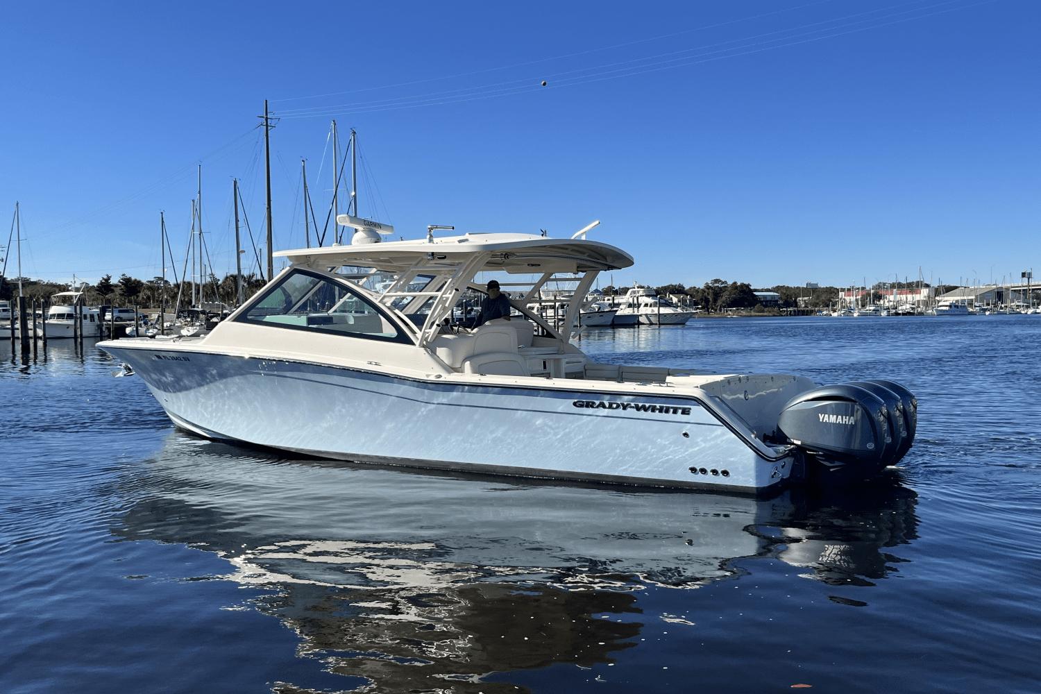 2018 Grady-White Freedom 375 Sport Fishing for sale - YachtWorld