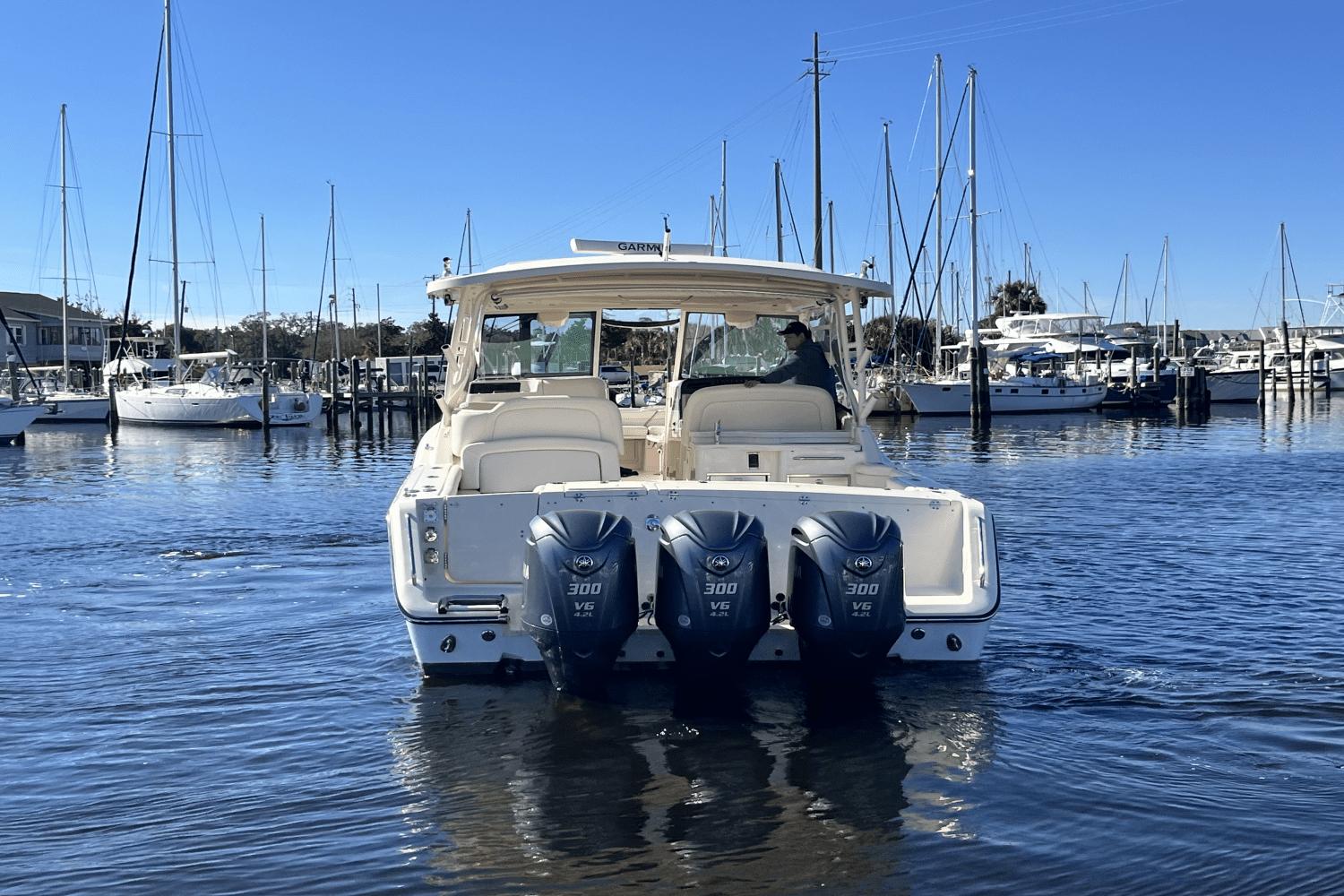 2018 Grady-White Freedom 375 Sport Fishing for sale - YachtWorld