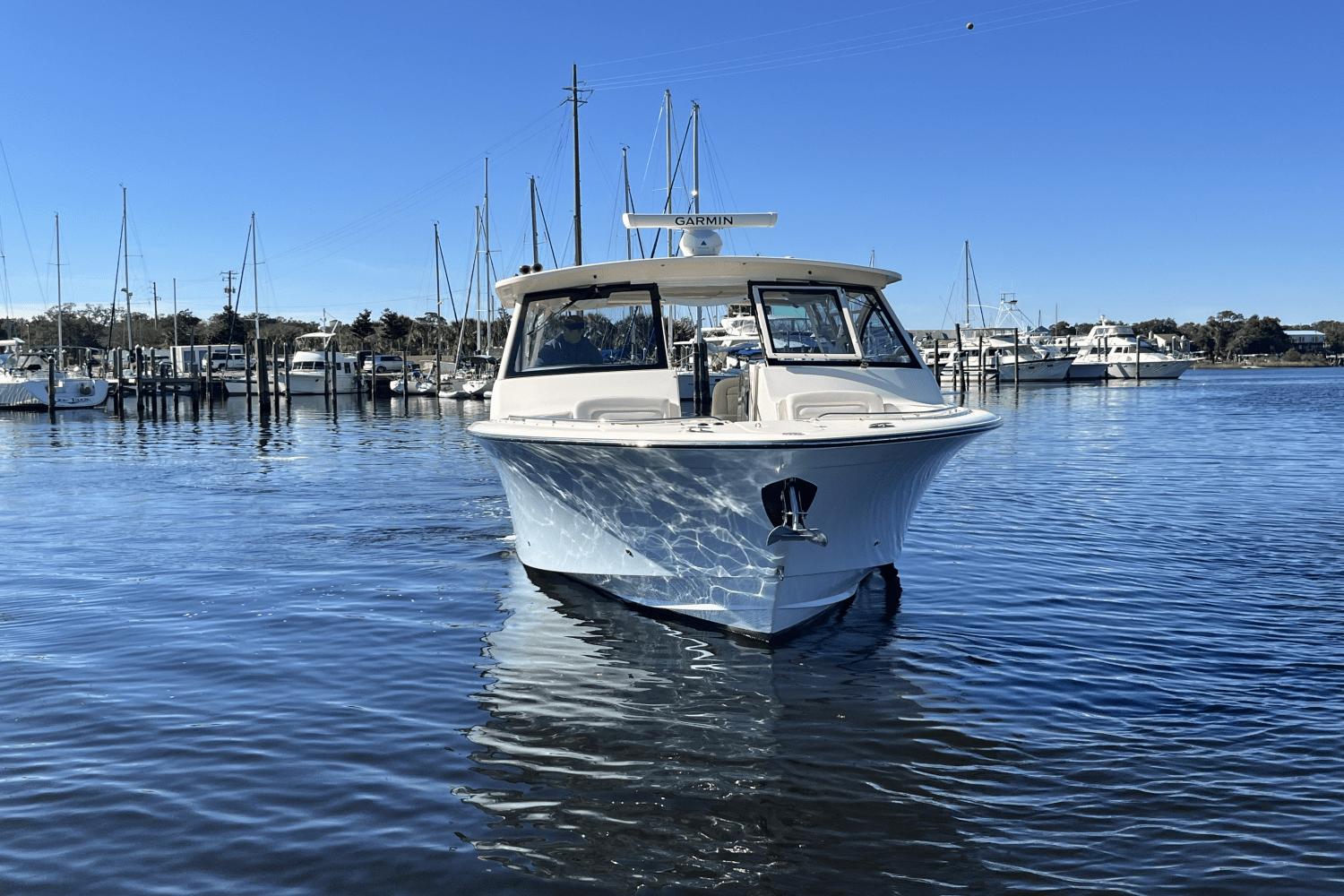 2018 Grady-White Freedom 375 Sport Fishing for sale - YachtWorld