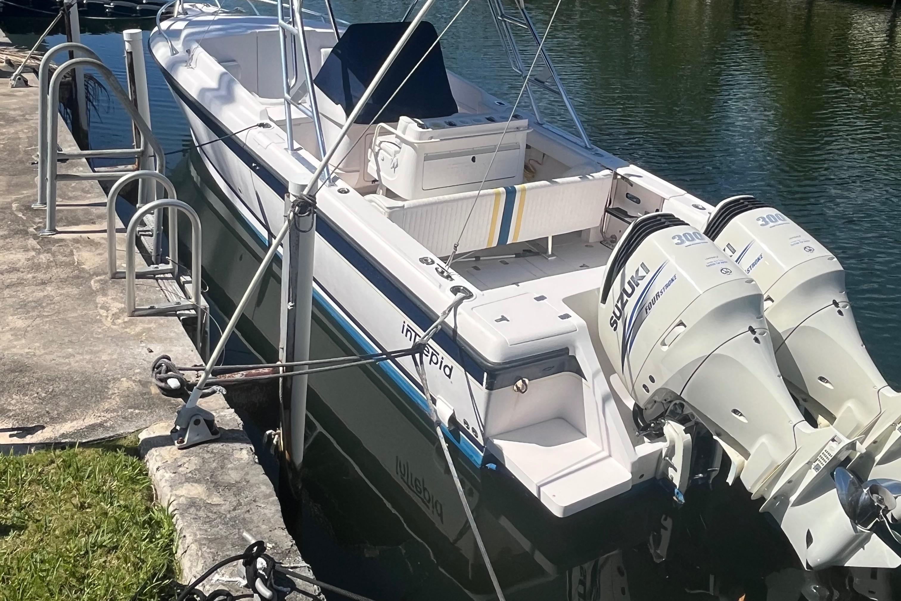 2002 Intrepid 323 Cuddy Cuddy Cabin for sale - YachtWorld