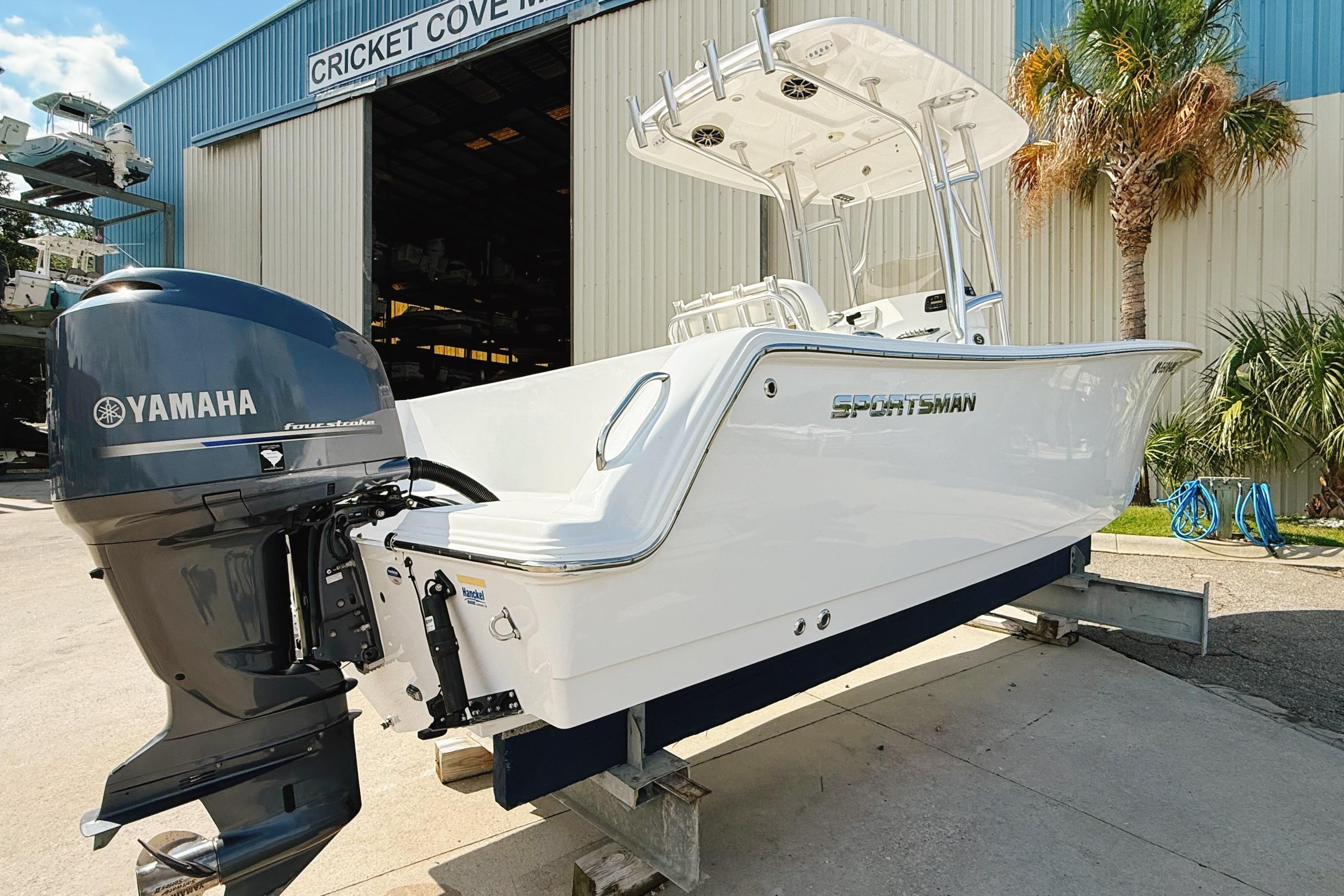 2015 Sportsman Heritage 231 Center Console Bateaux à console centrale à ...