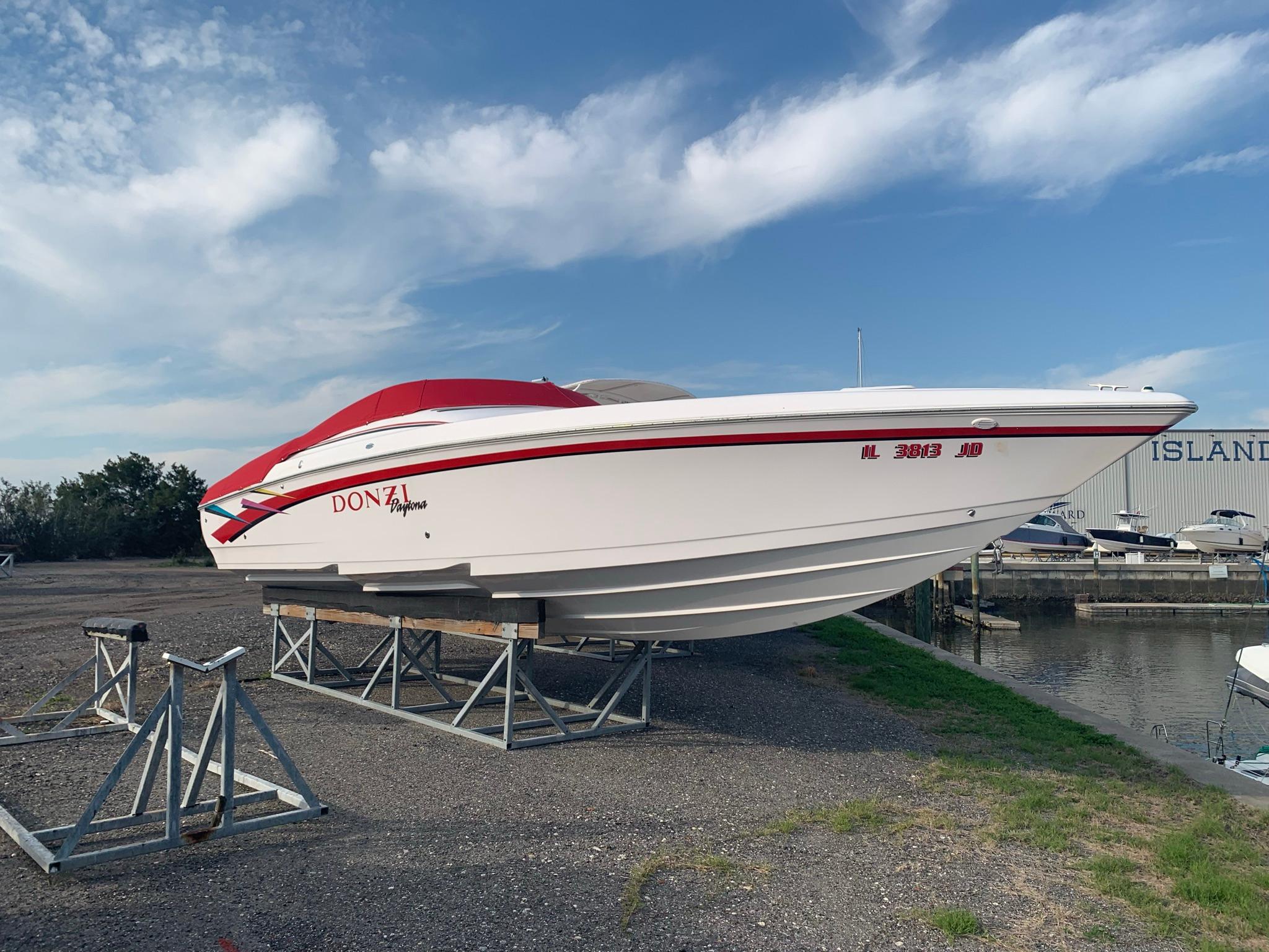 1998 Donzi 33 Daytona Schnellboote und Sportboote Kaufen - YachtWorld