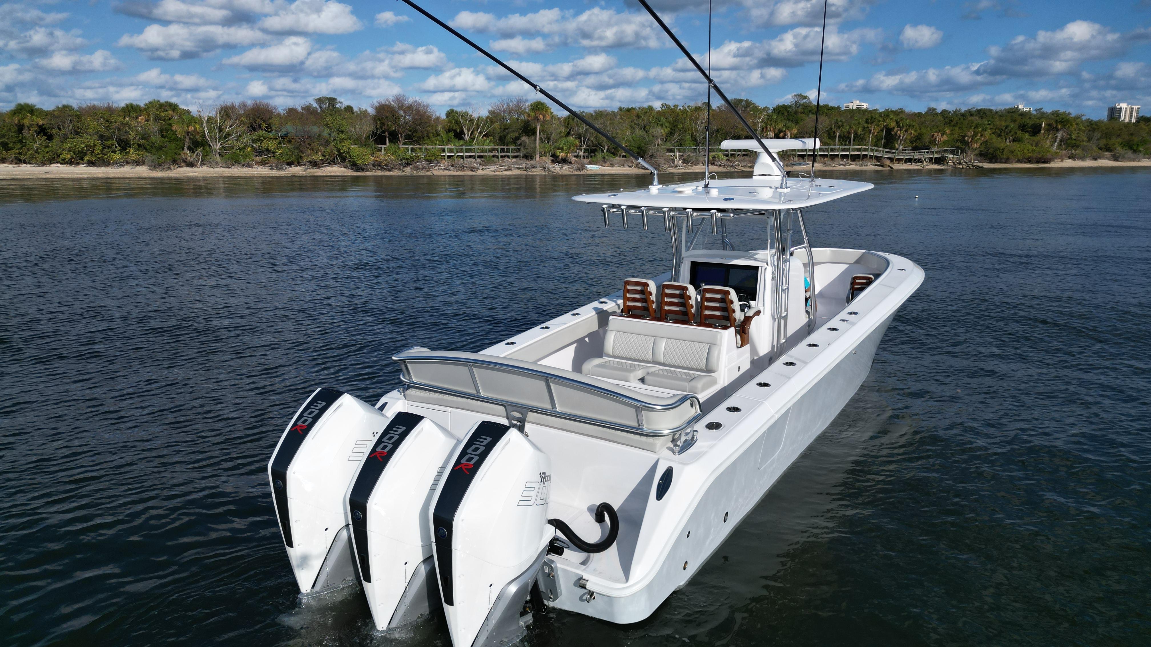 2024 Bahama 37 Open Fisherman Center Console for sale - YachtWorld
