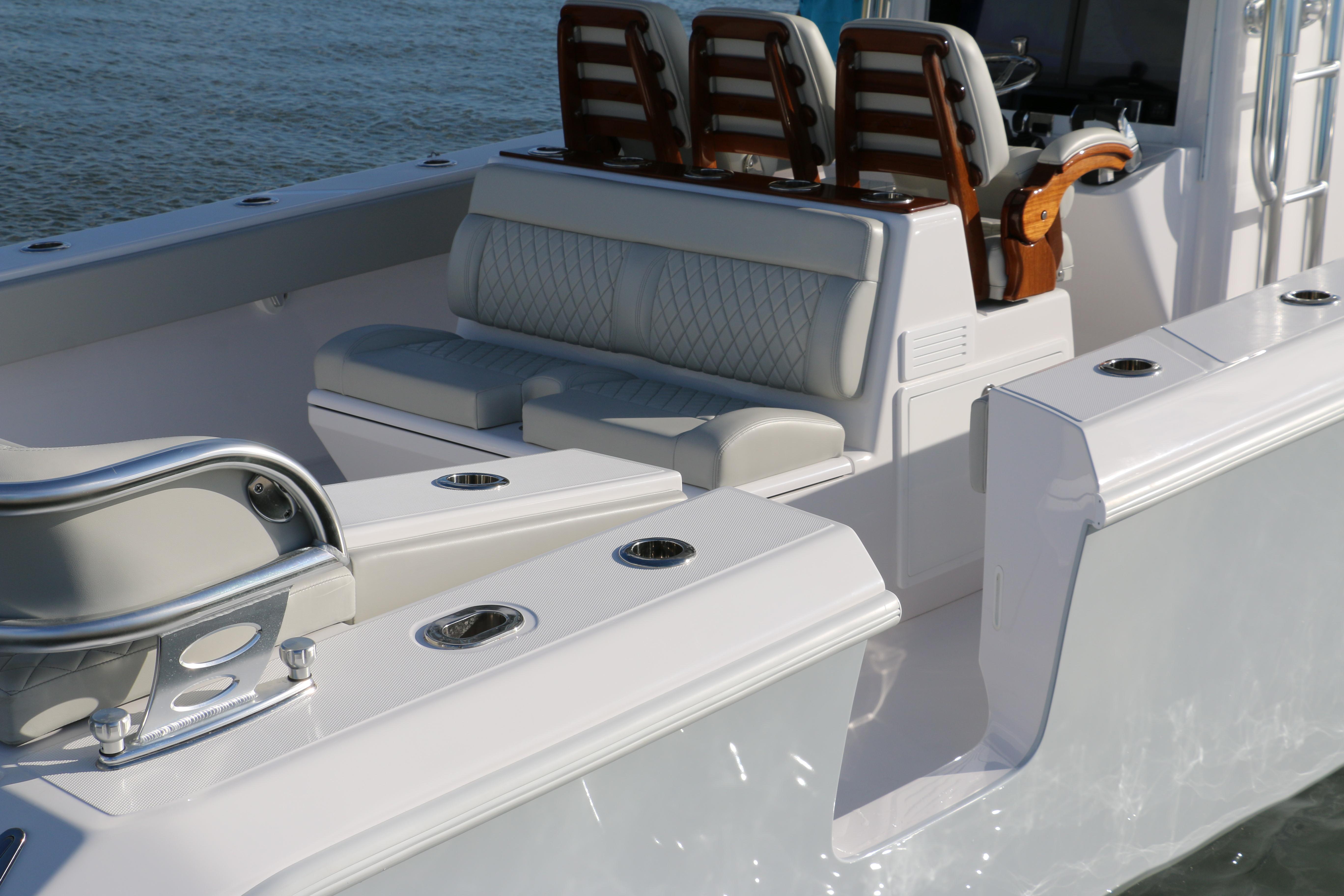 2024 Bahama 37 Open Fisherman Center Console for sale - YachtWorld