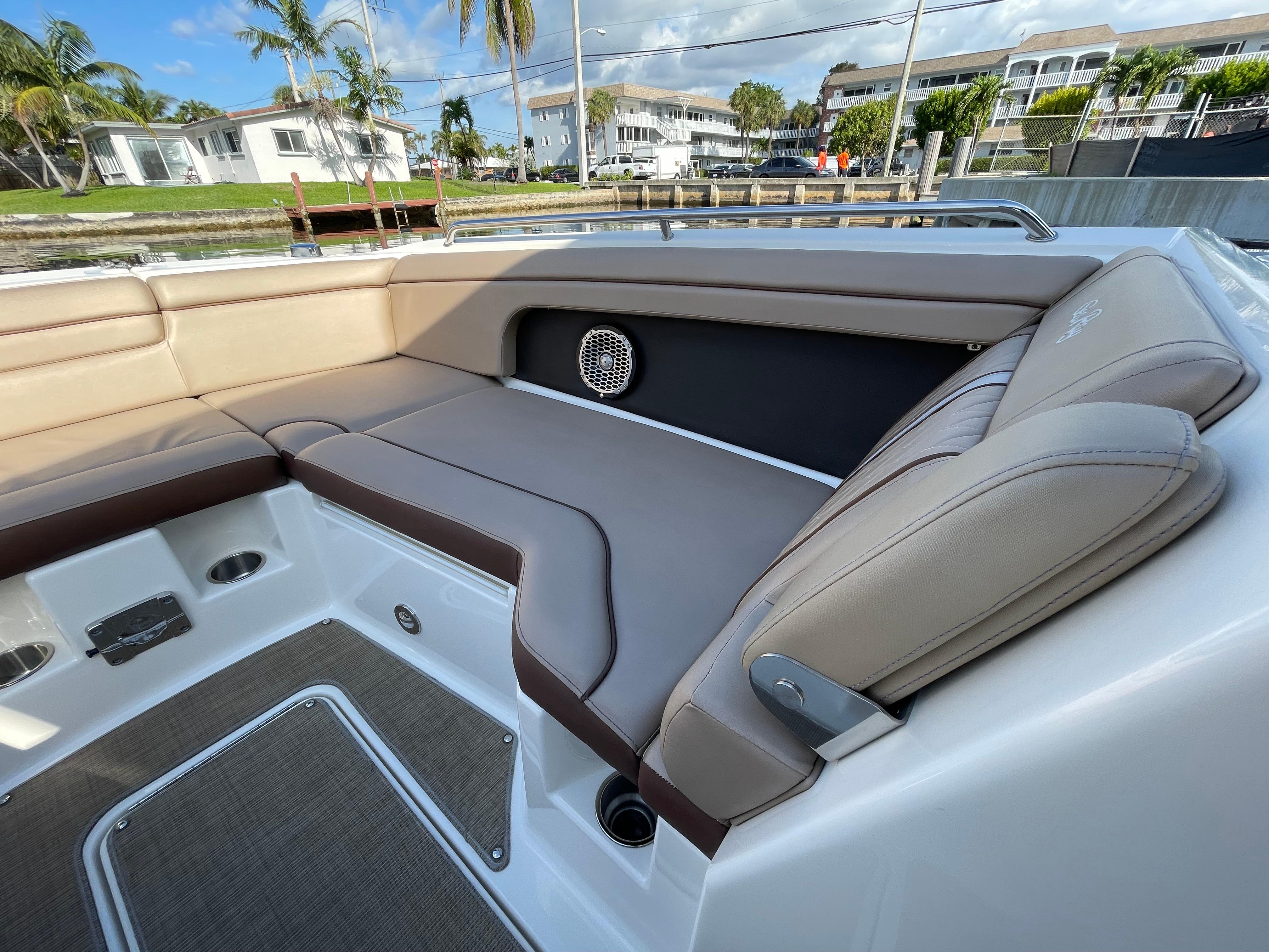 2016 Sea Ray 290 Sundeck Deck for sale - YachtWorld
