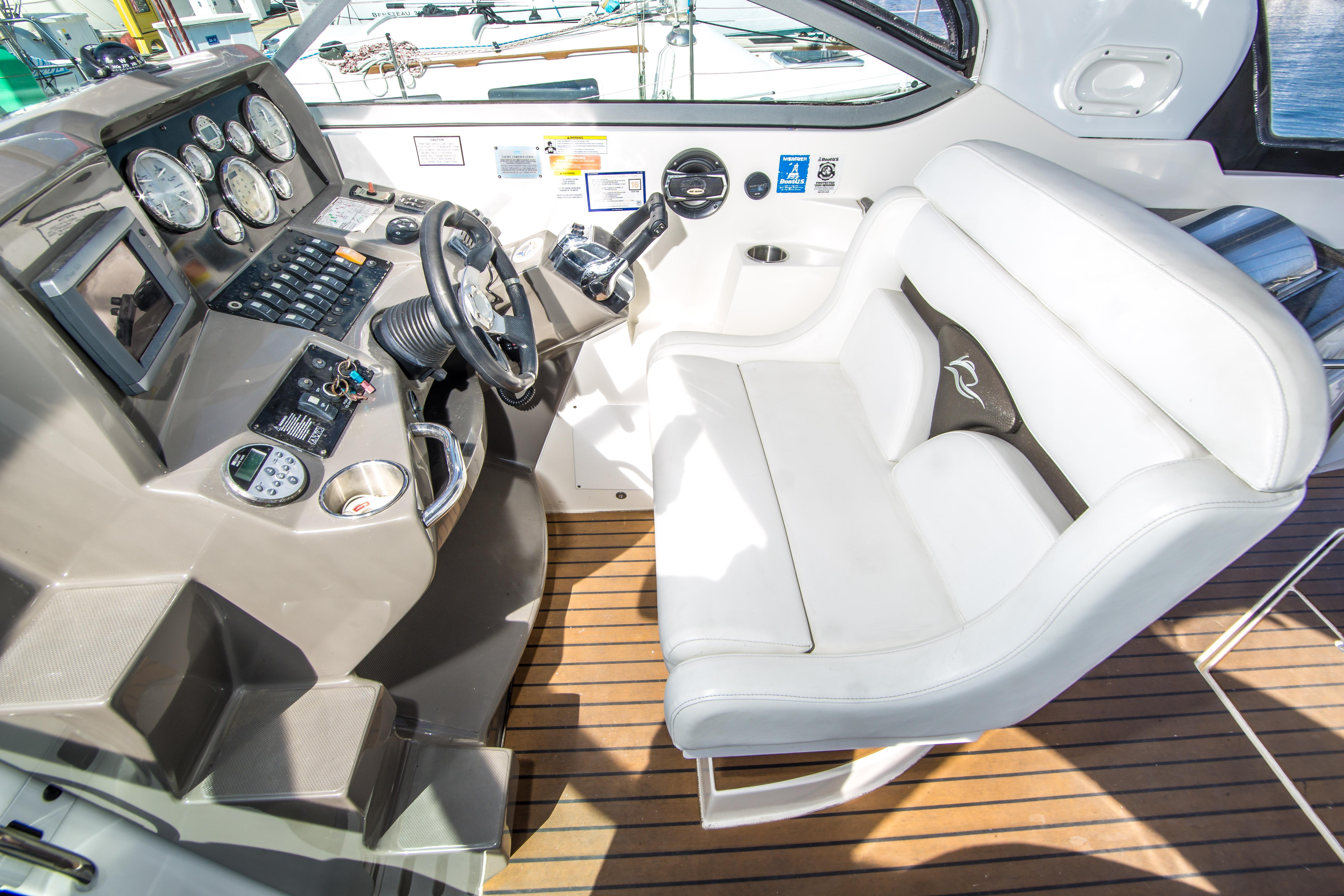 2012 Rinker 310 Express Cruiser Cruiser for sale - YachtWorld