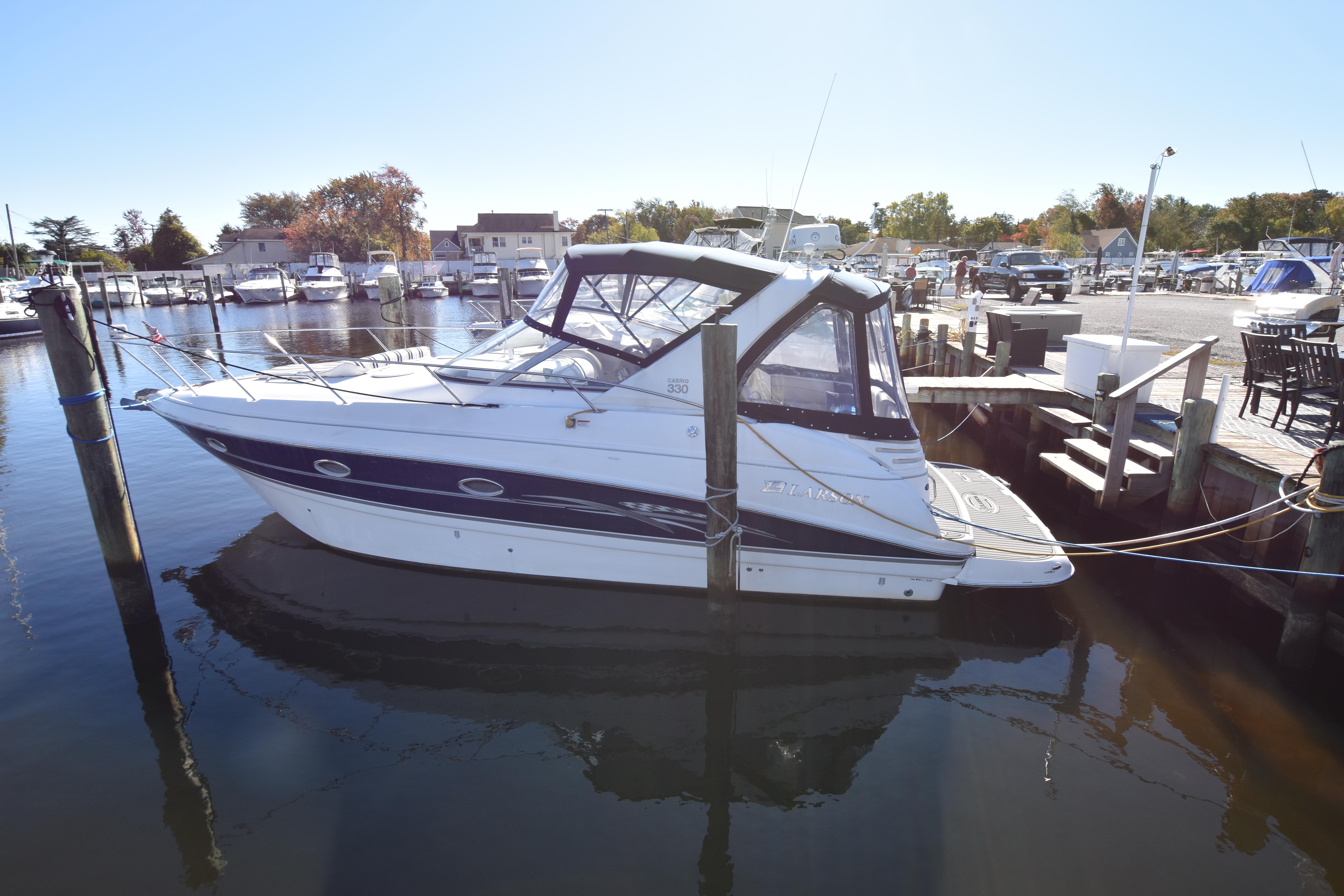 2008 Larson Cabrio 330 Cruiser for sale - YachtWorld