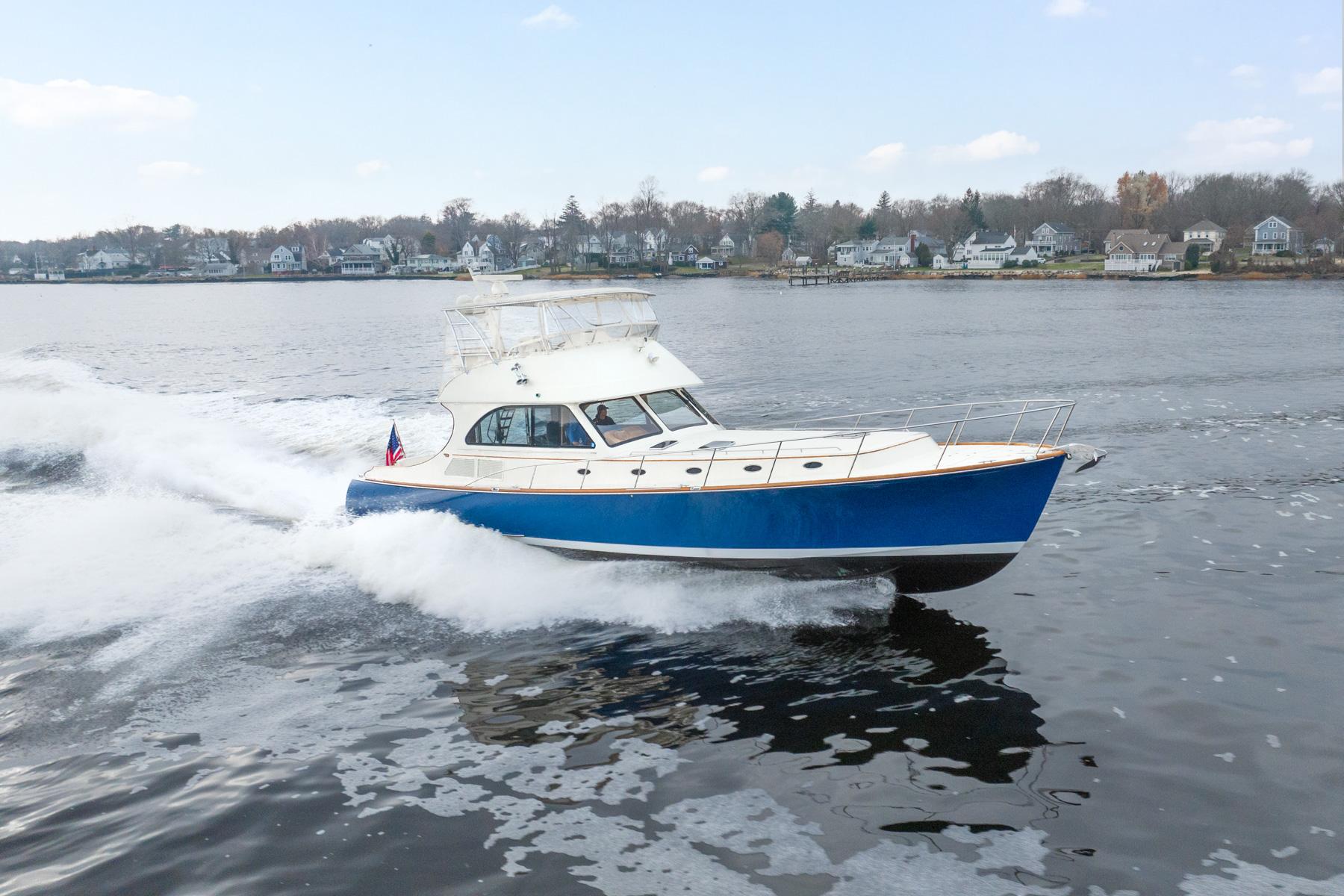 2006 Hinckley Talaria 55 FB Jet for sale - YachtWorld