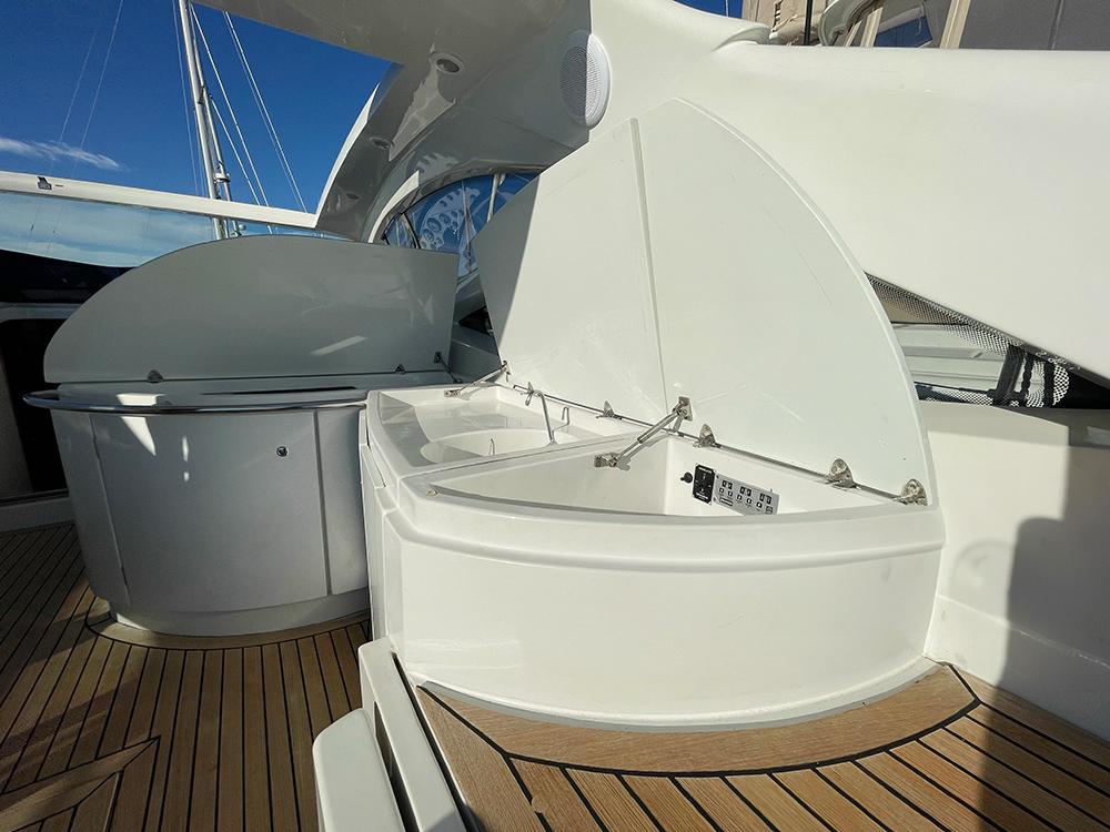 2001 Pershing 52 Express Cruiser for sale - YachtWorld