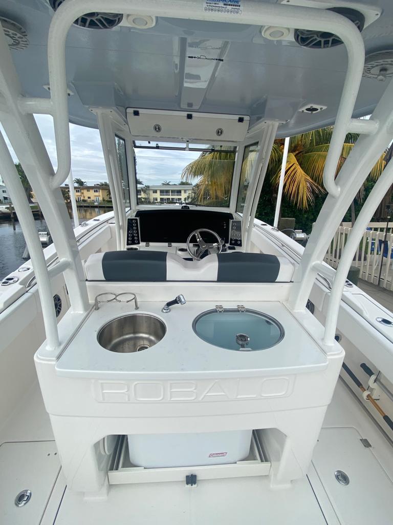 2021 Robalo 2021 Robalo R302 Center Console for sale - YachtWorld