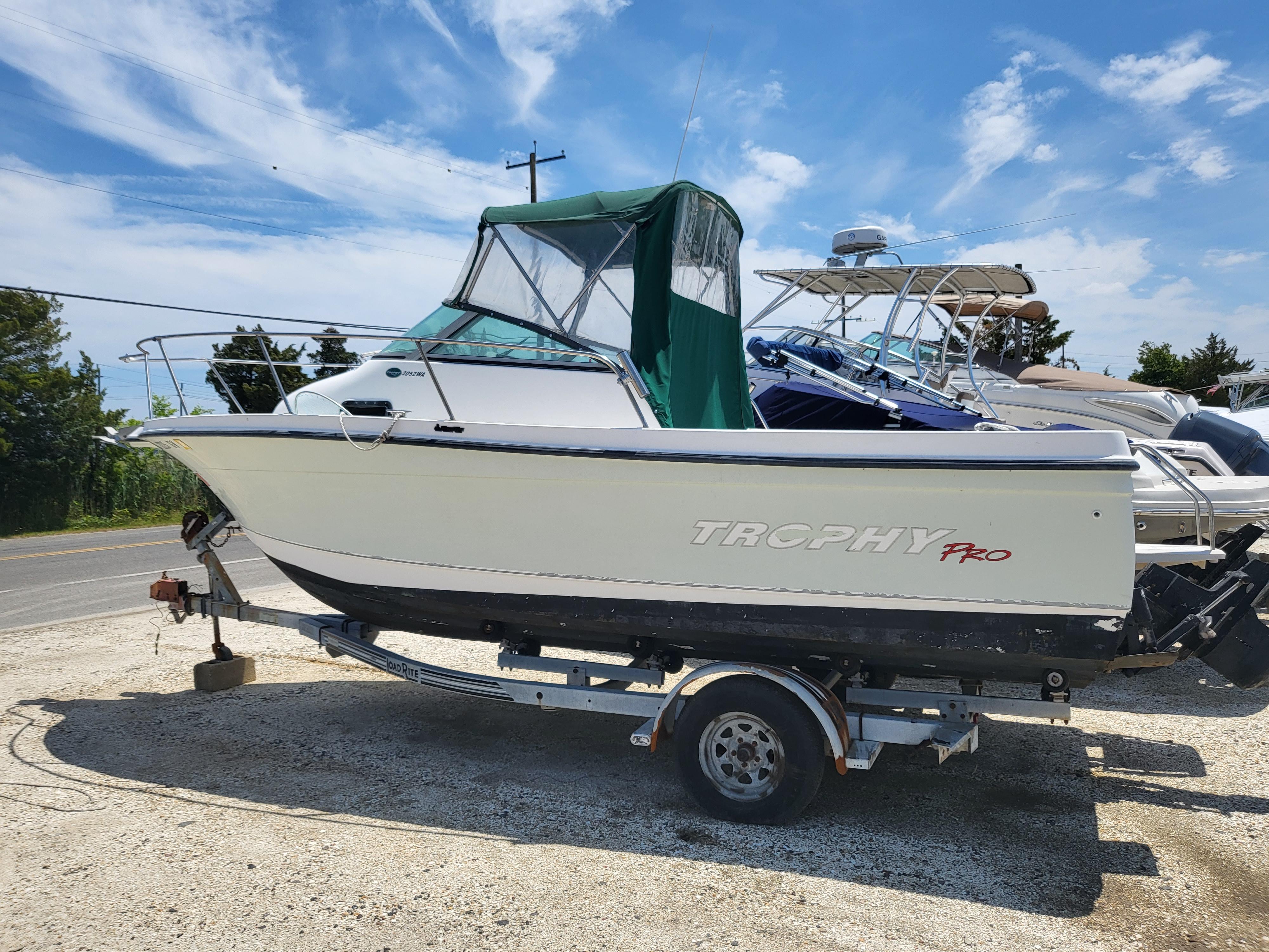 2004 Trophy 2052 Walkaround Walkaround for sale - YachtWorld