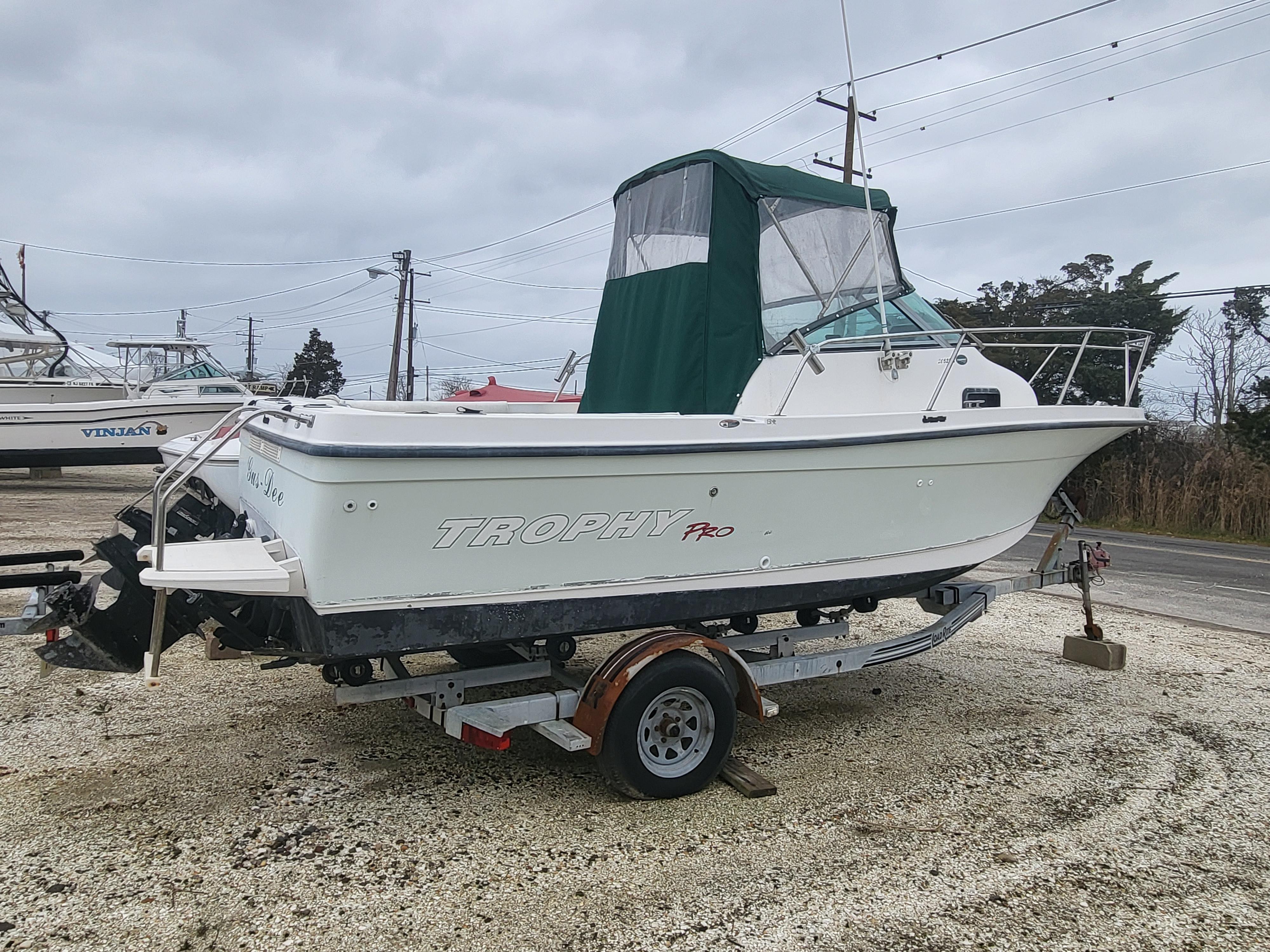2004 Trophy 2052 Walkaround Walkaround for sale - YachtWorld