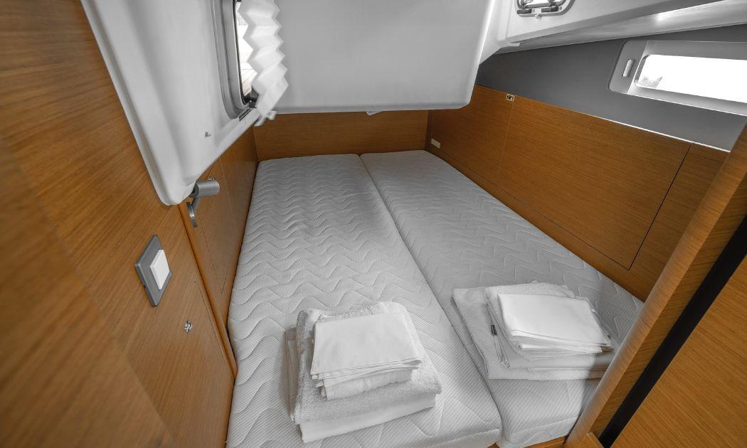 2021 Jeanneau Sun Odyssey 410 Sloop for sale - YachtWorld