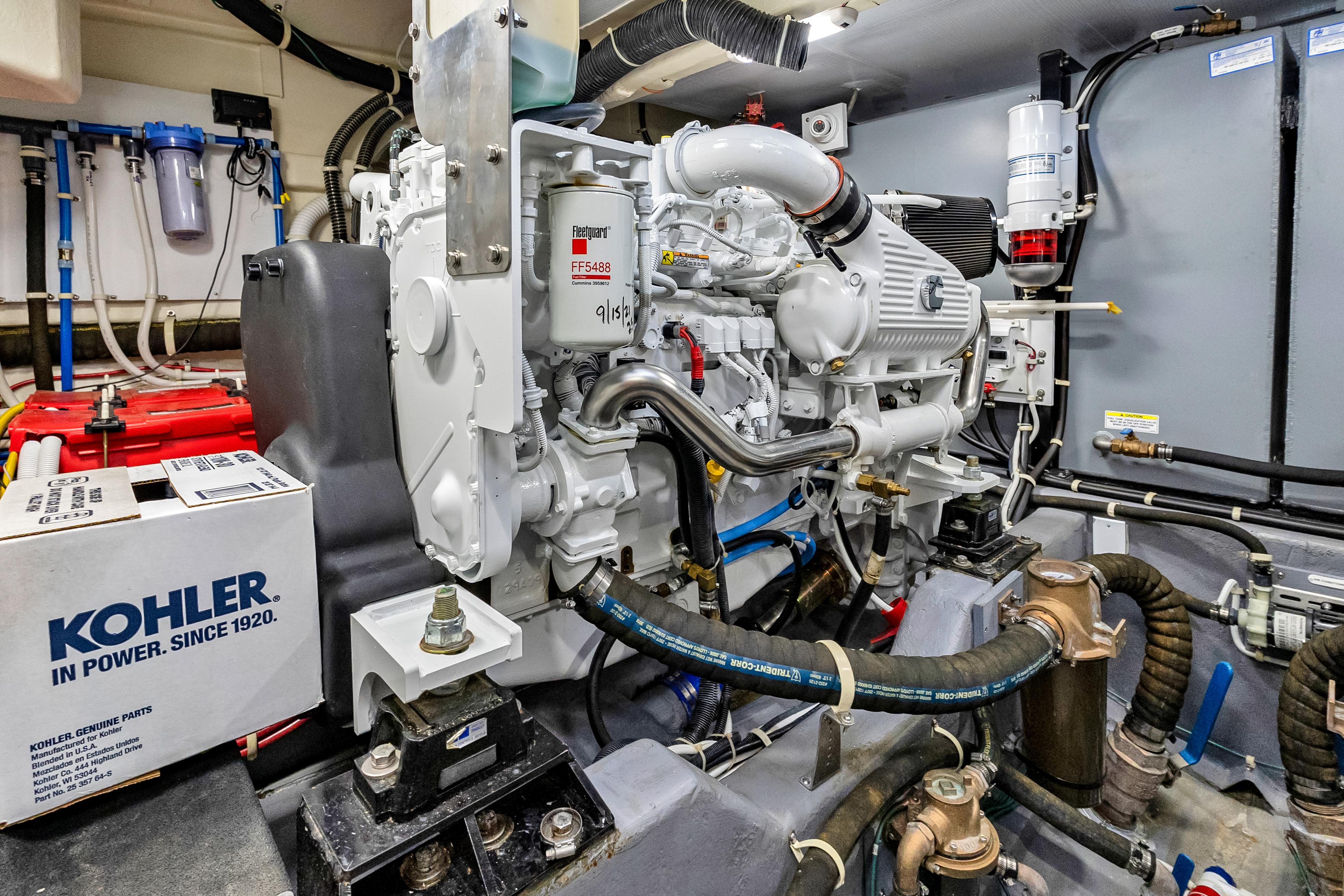 2020 Carver C52 Command Bridge Cruiser for sale - YachtWorld