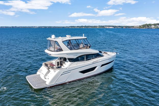2020 Carver C52 Command Bridge Cruiser for sale - YachtWorld
