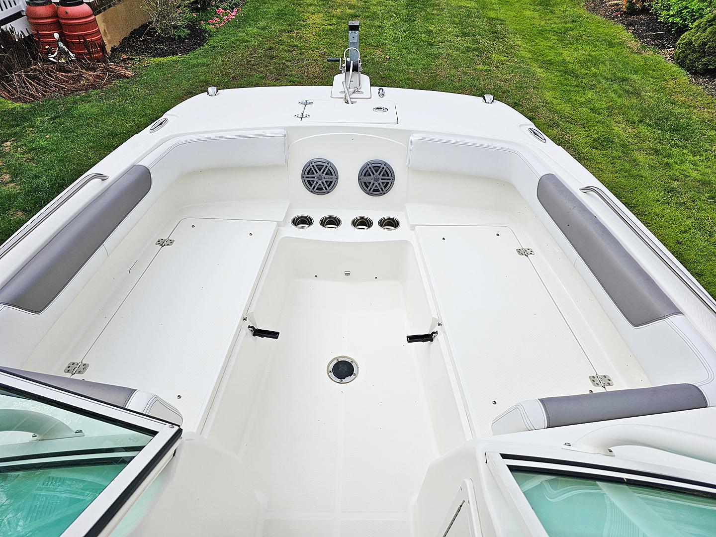 2018 World Cat 230 DC Power Catamaran for sale - YachtWorld