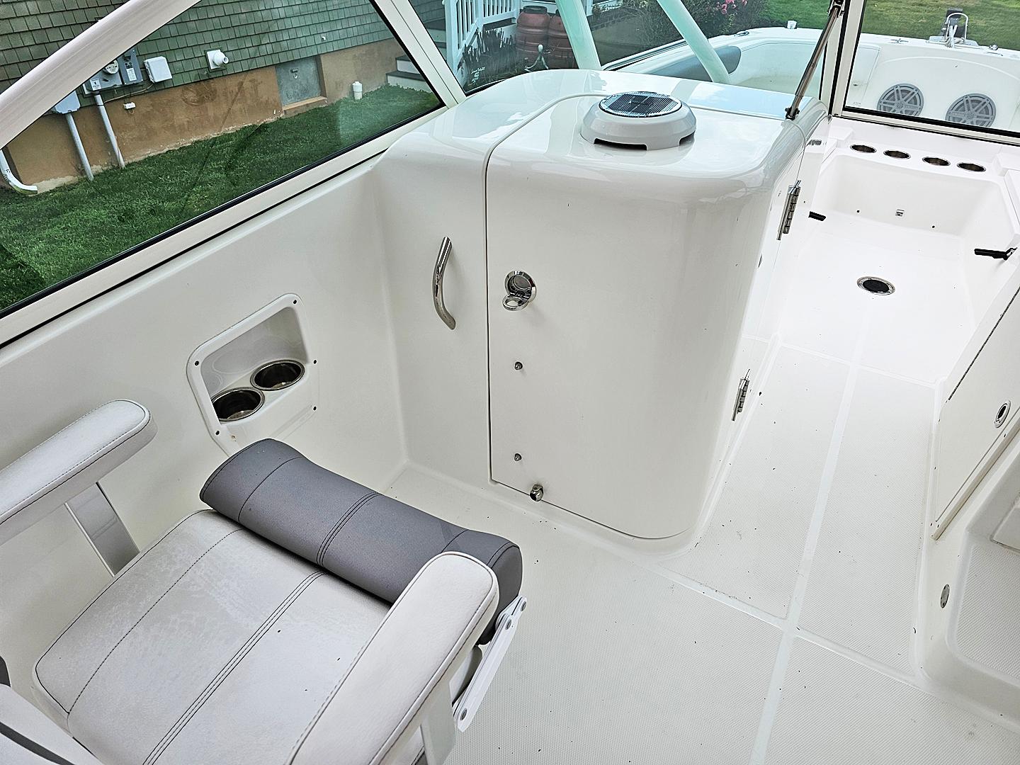 2018 World Cat 230 DC Power Catamaran for sale - YachtWorld