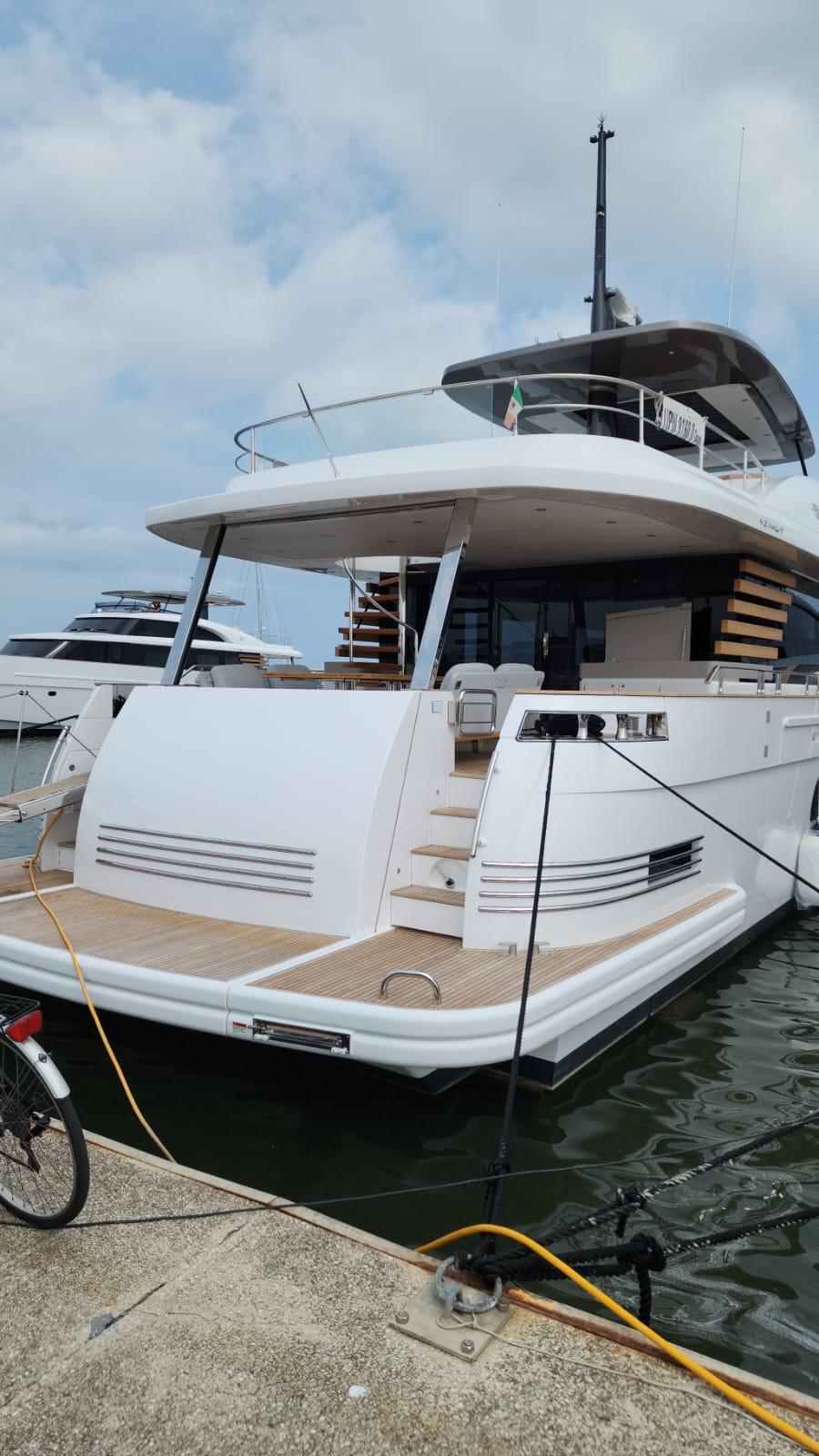 BAYU Motor Yachts Azimut for sale - YachtWorld