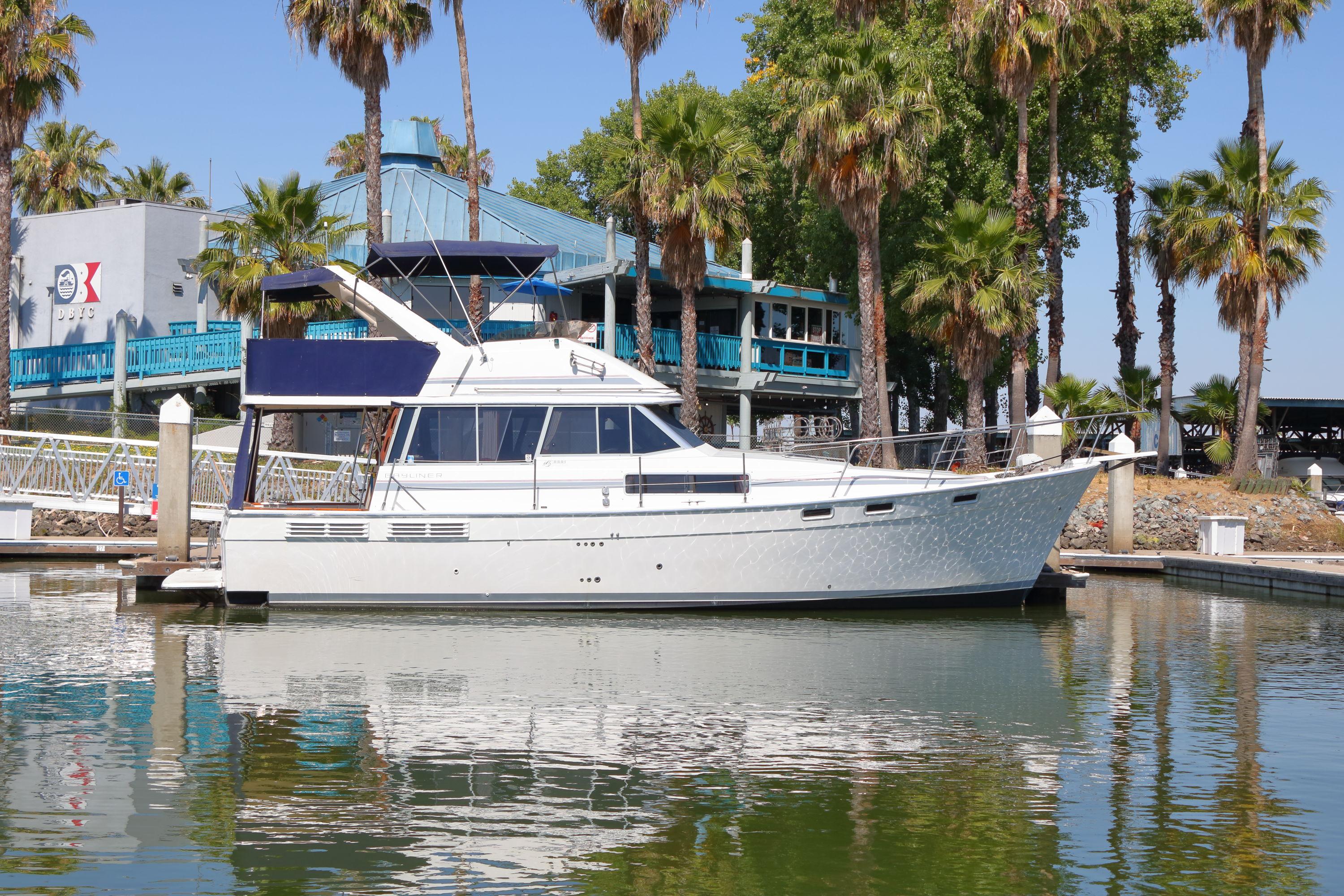 1989 Bayliner 3888 MY Sedan Flybridge for sale - YachtWorld