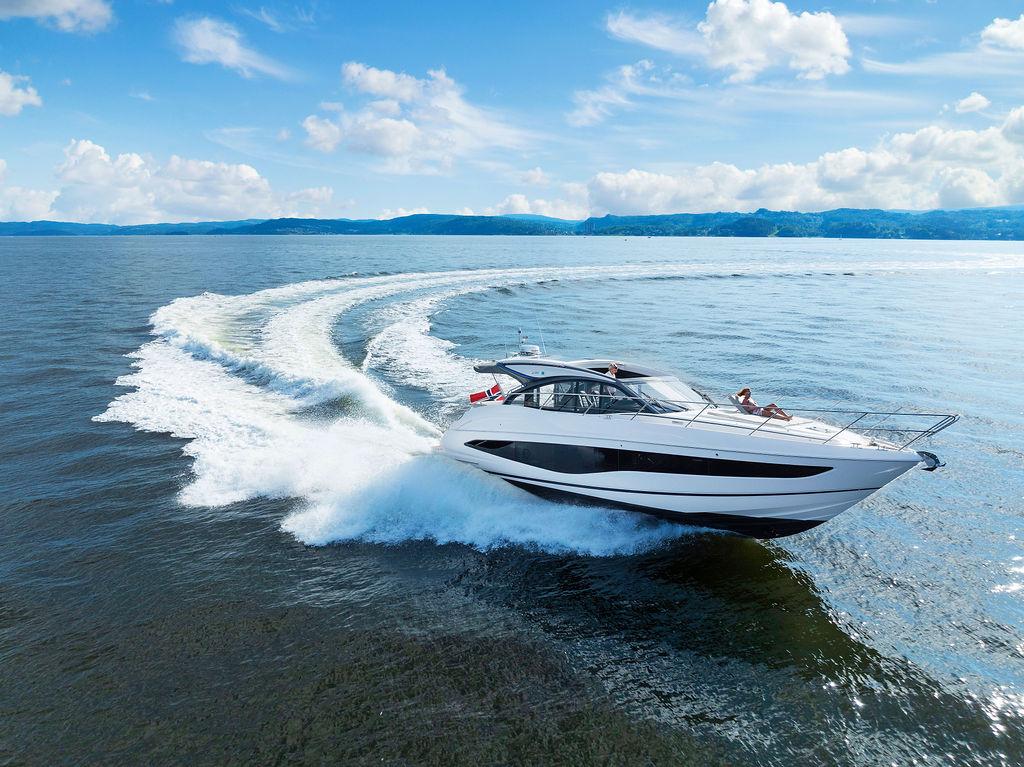 New Princess Yachts V50 - iNautia