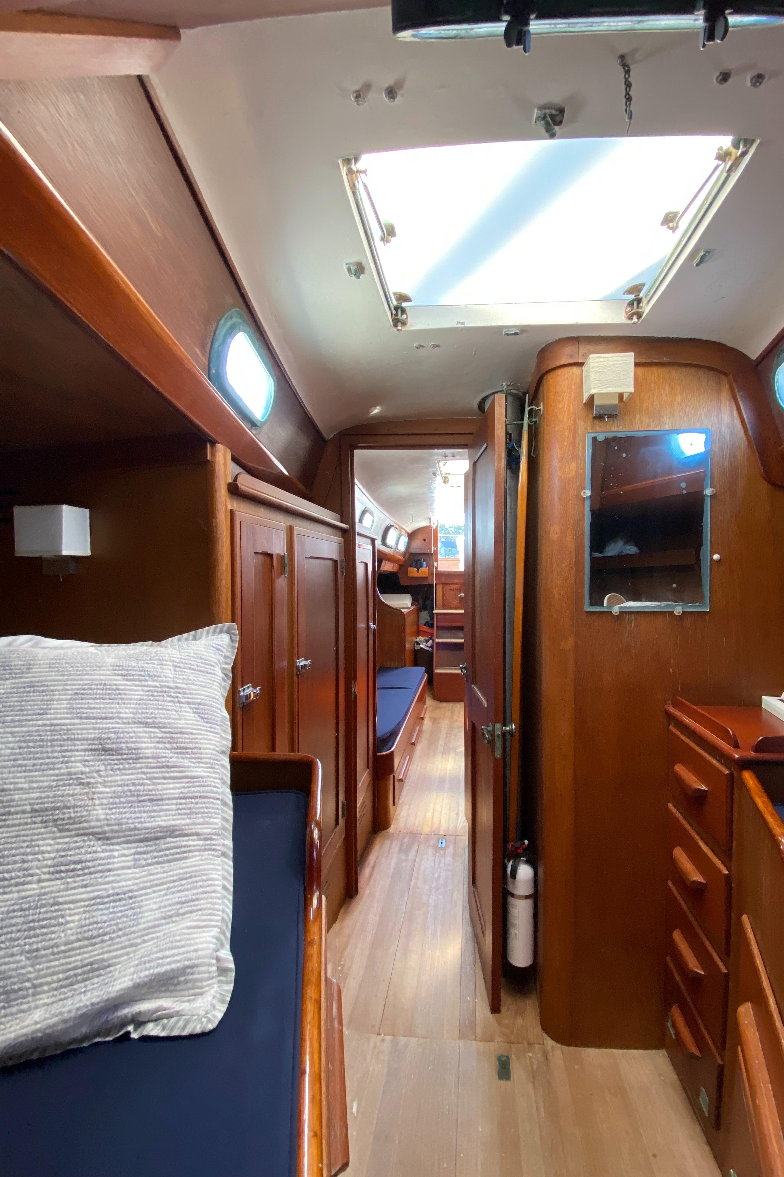 1962 Hinckley Bermuda 40 Racer/Cruiser for sale - YachtWorld