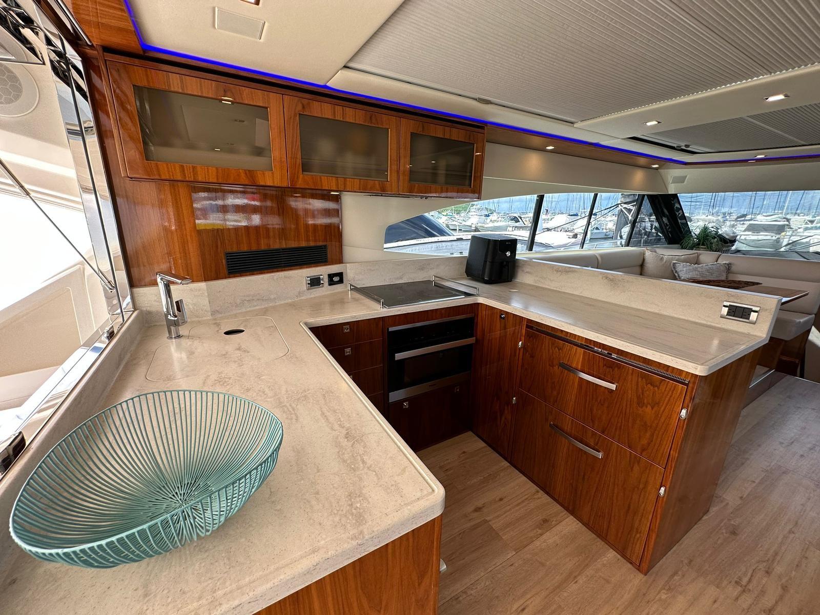 2018 Riviera 60SY 2018 Sports Cruiser for sale - YachtWorld