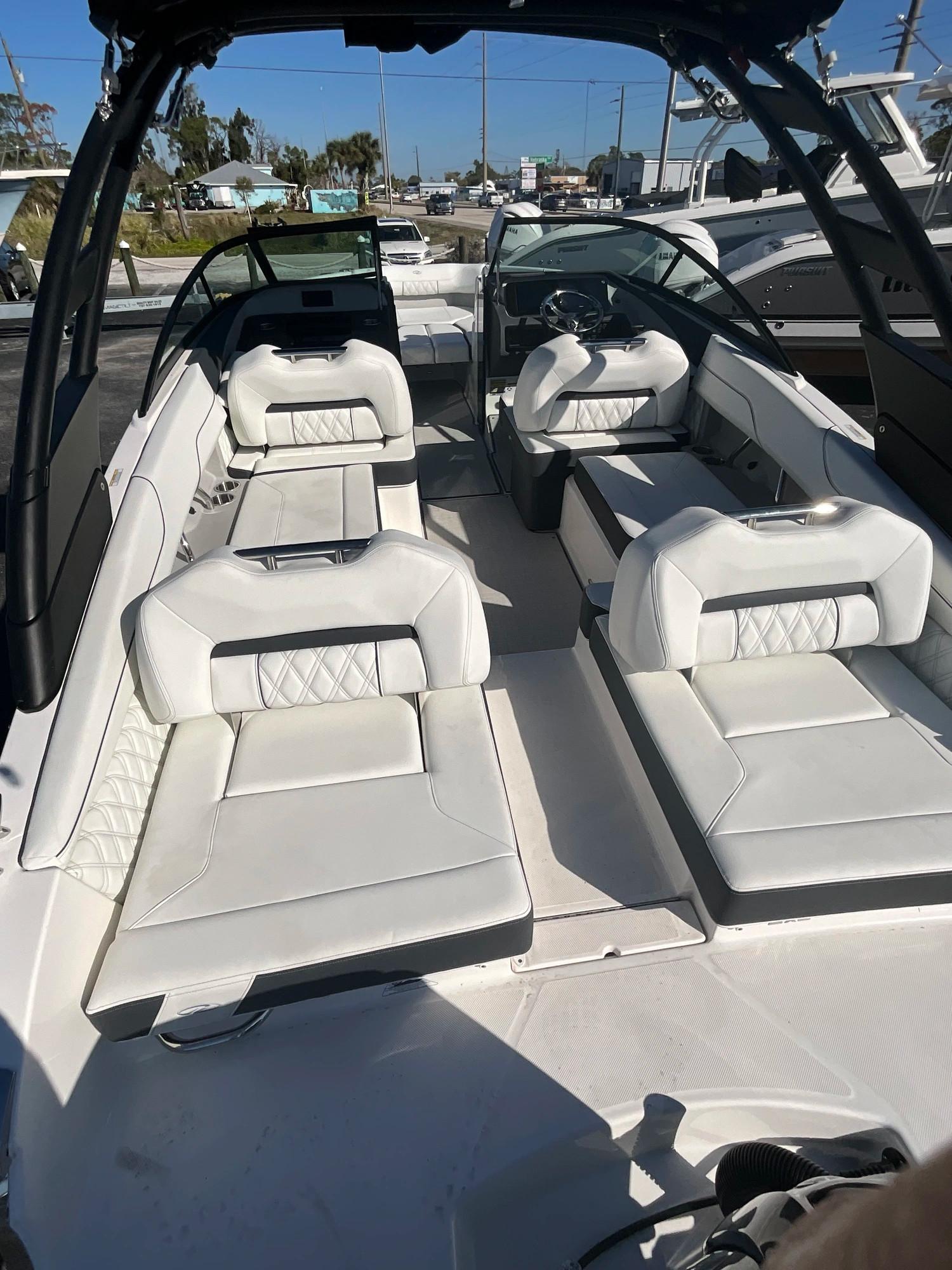 2024 Regal LX2 Bowrider for sale - YachtWorld