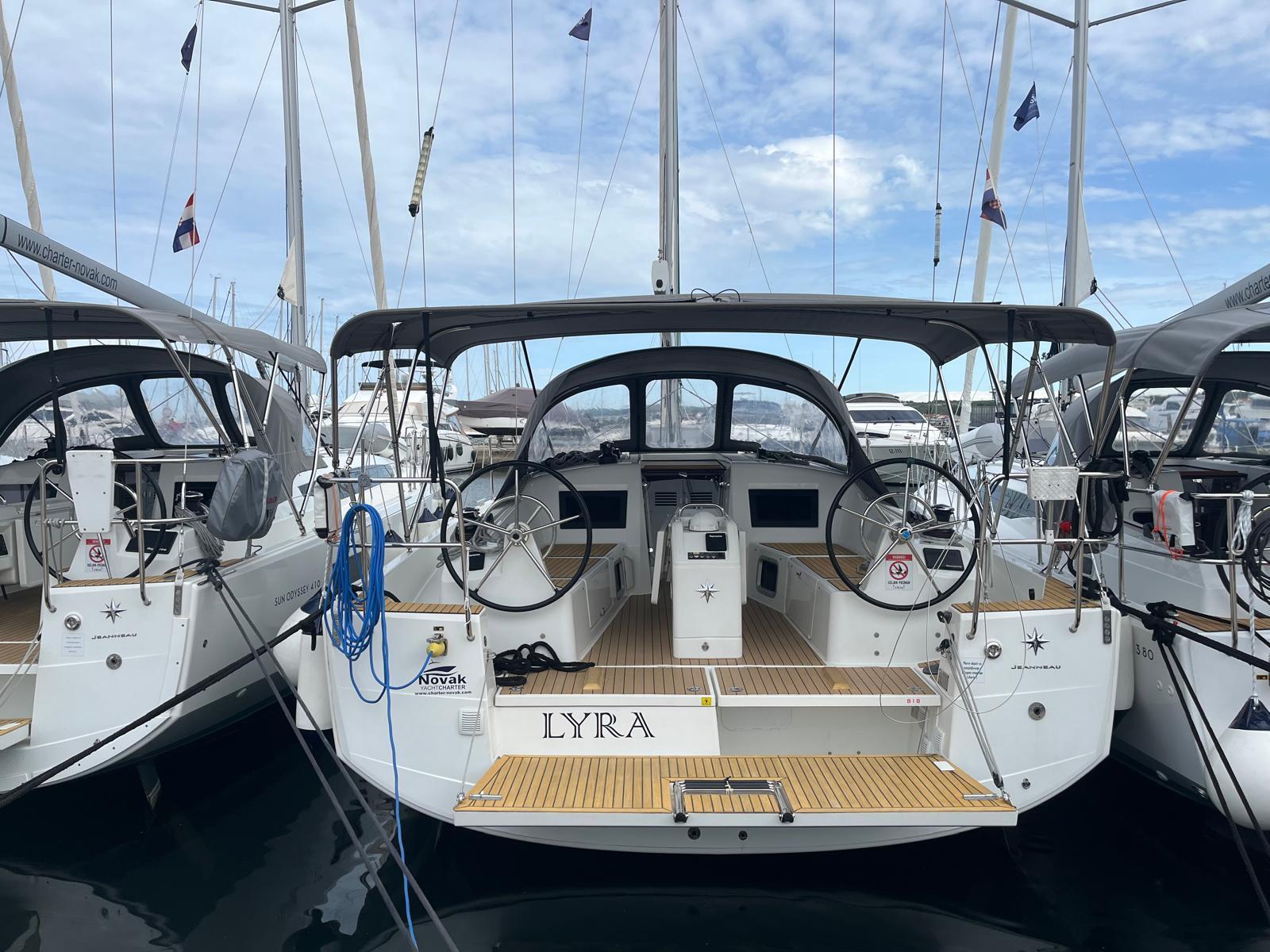 2020 Jeanneau Sun Odyssey 410 Daysailer for sale - YachtWorld