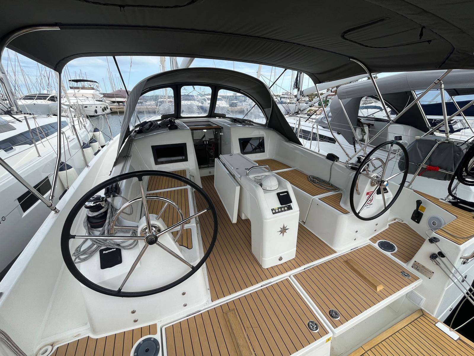 2020 Jeanneau Sun Odyssey 410 Daysailer for sale - YachtWorld