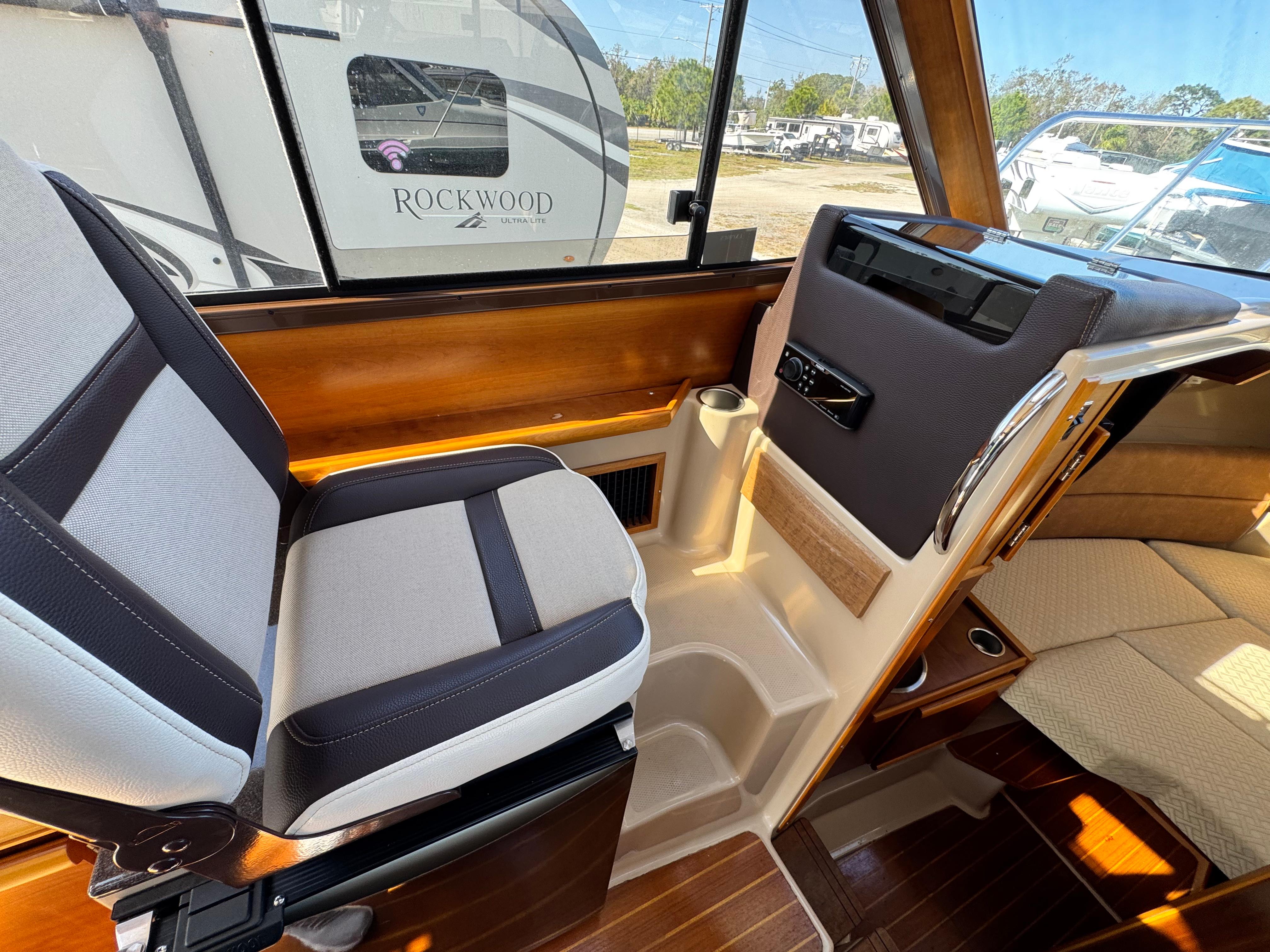 2016 Cutwater C-28 Pilothouse for sale - YachtWorld