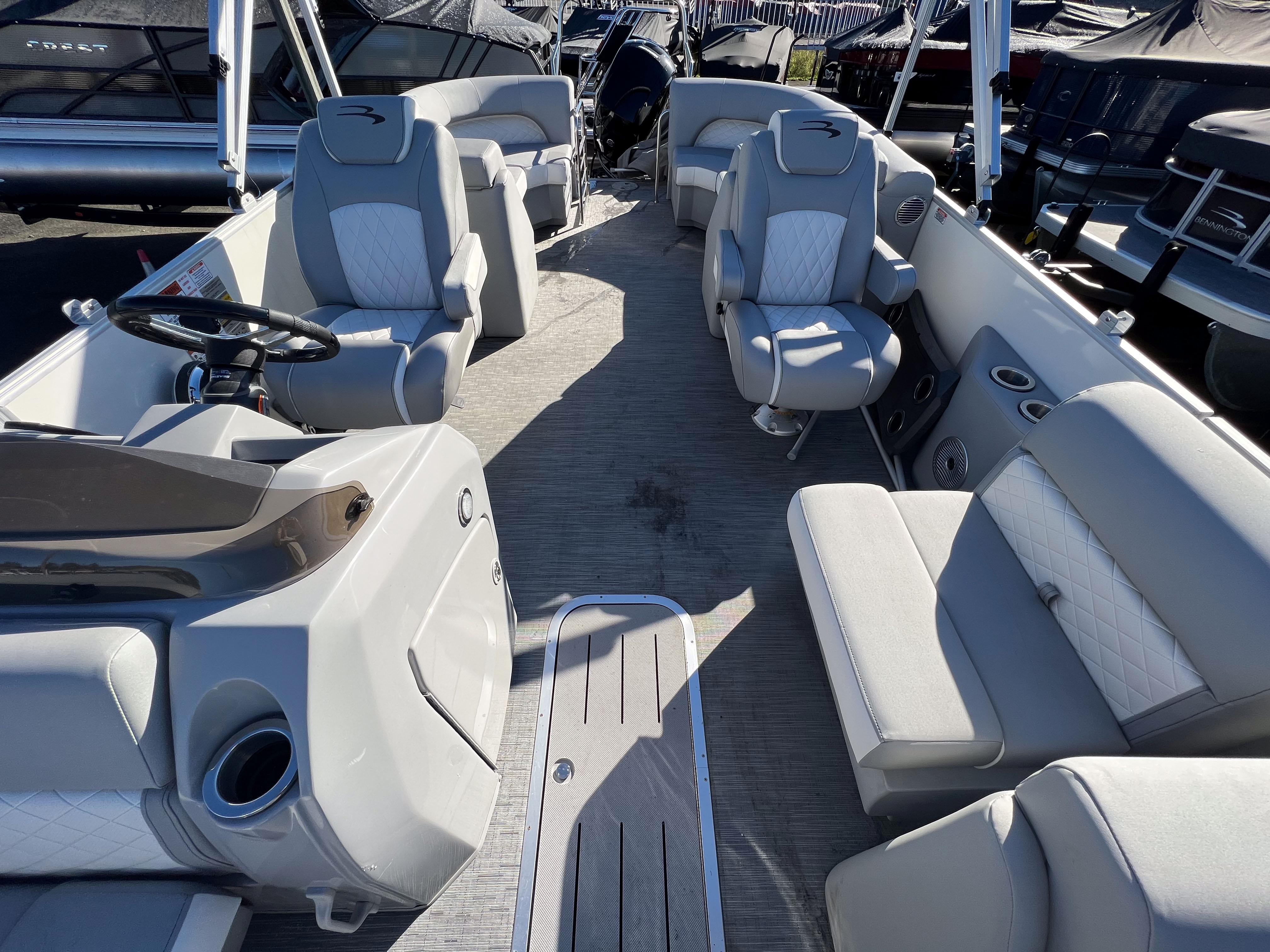 2022 Bennington L 23 Stern Lounge Barcos pontón en venta - YachtWorld