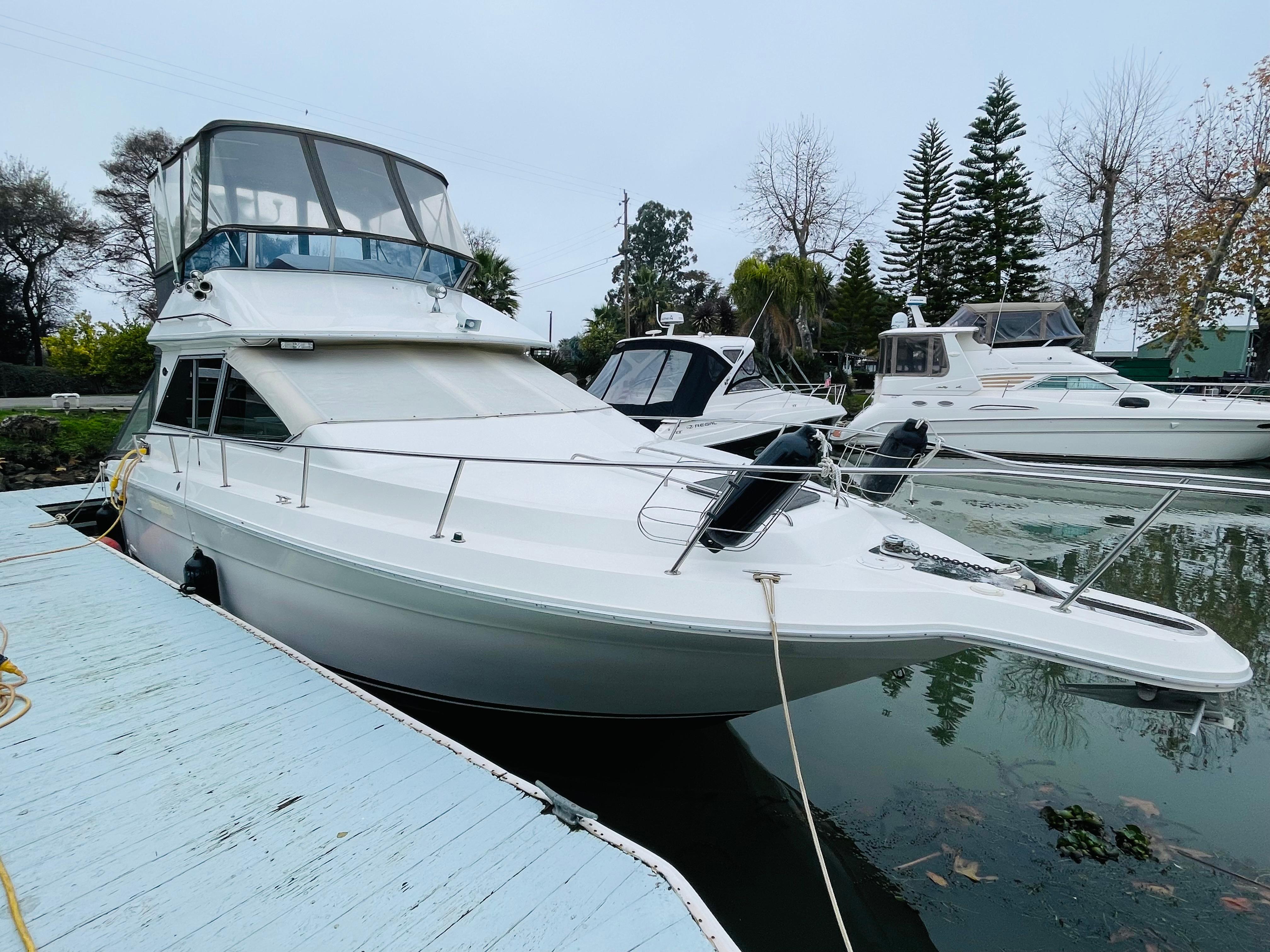 1989 Sea Ray 300 Sedan Bridge Flybridge for sale - YachtWorld