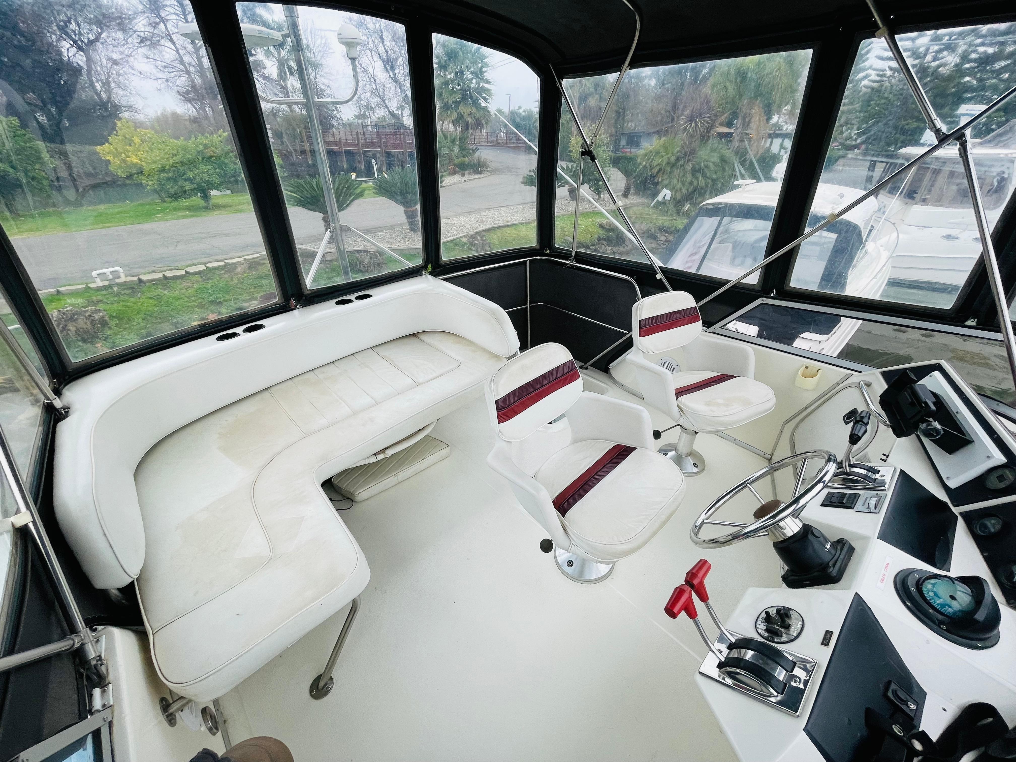 1989 Sea Ray 300 Sedan Bridge Flybridge for sale - YachtWorld