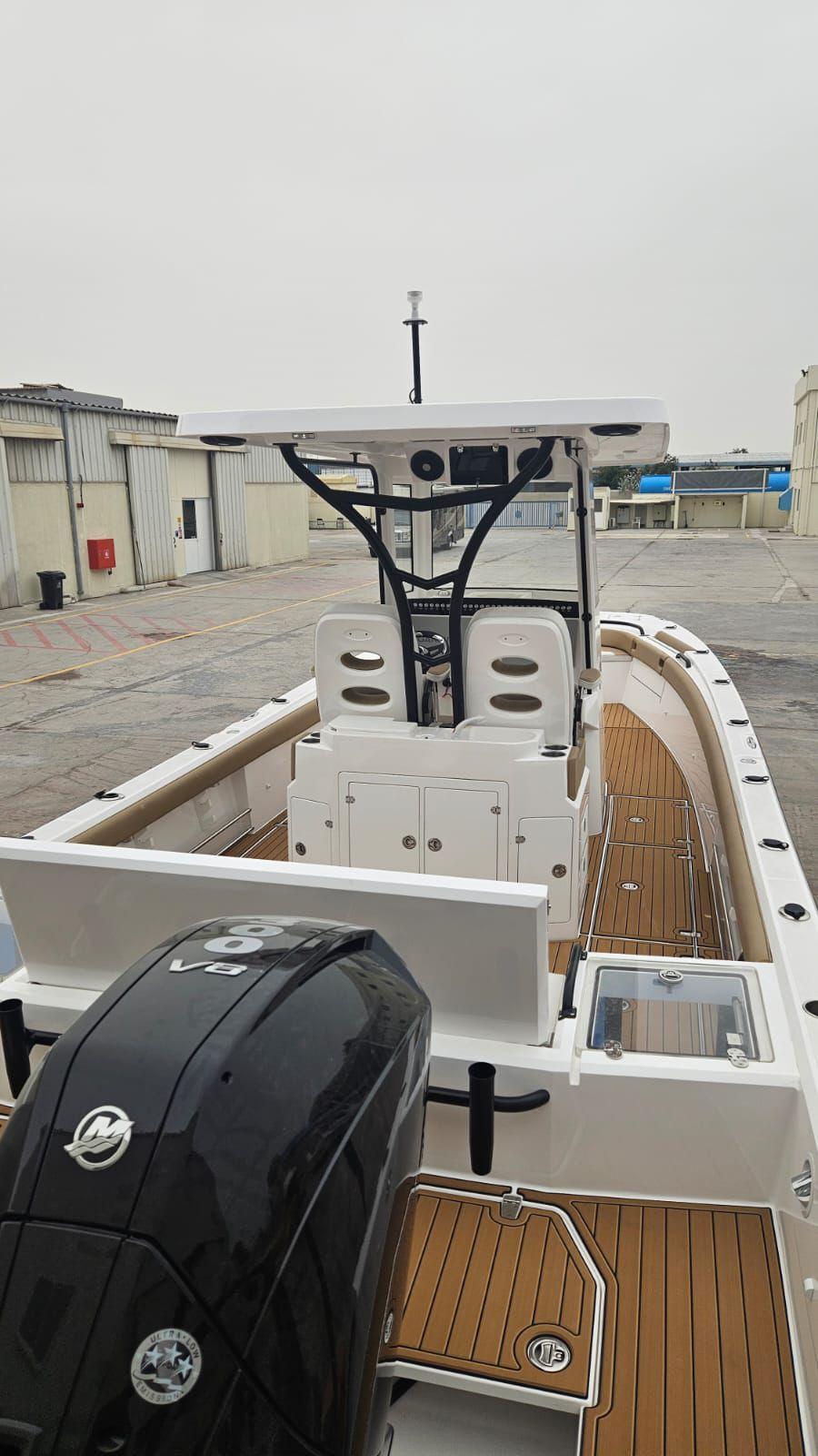 2024 Center Console ARROW 320 Bateaux à console centrale à vendre ...