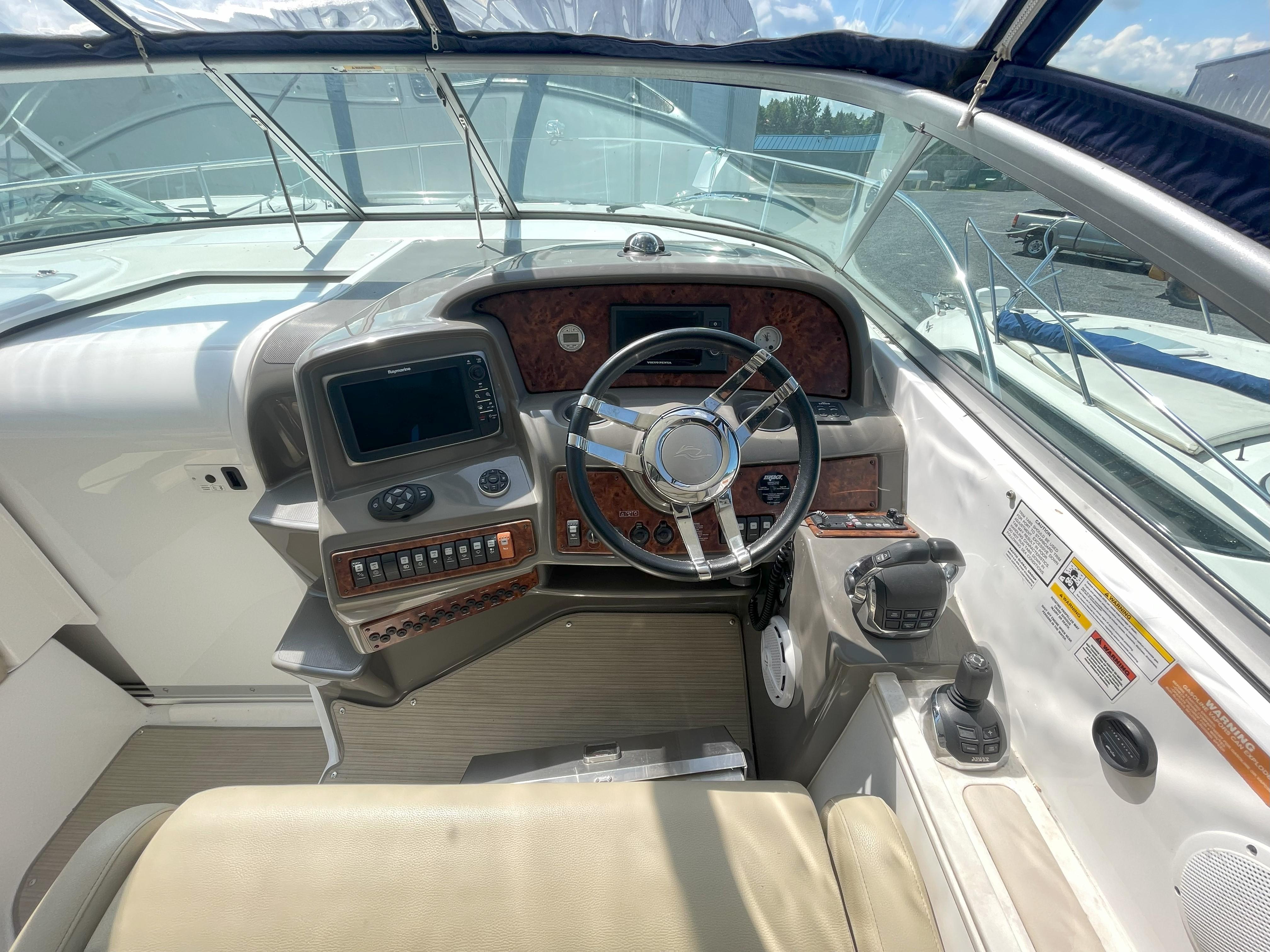 2016 Rinker 360 Express Cruiser Express Cruiser for sale - YachtWorld