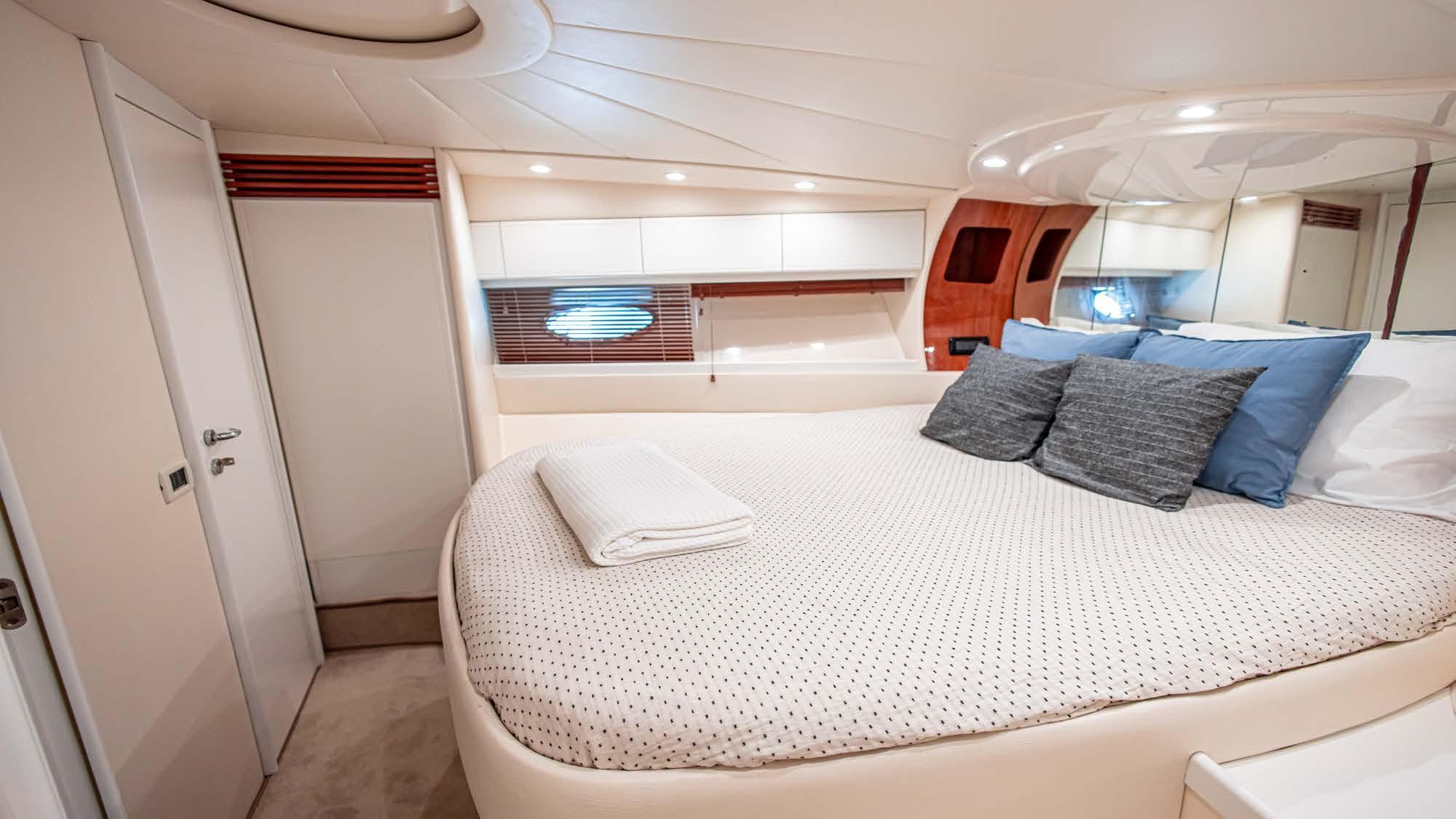 2002 Pershing 52 Motor Yachts for sale - YachtWorld