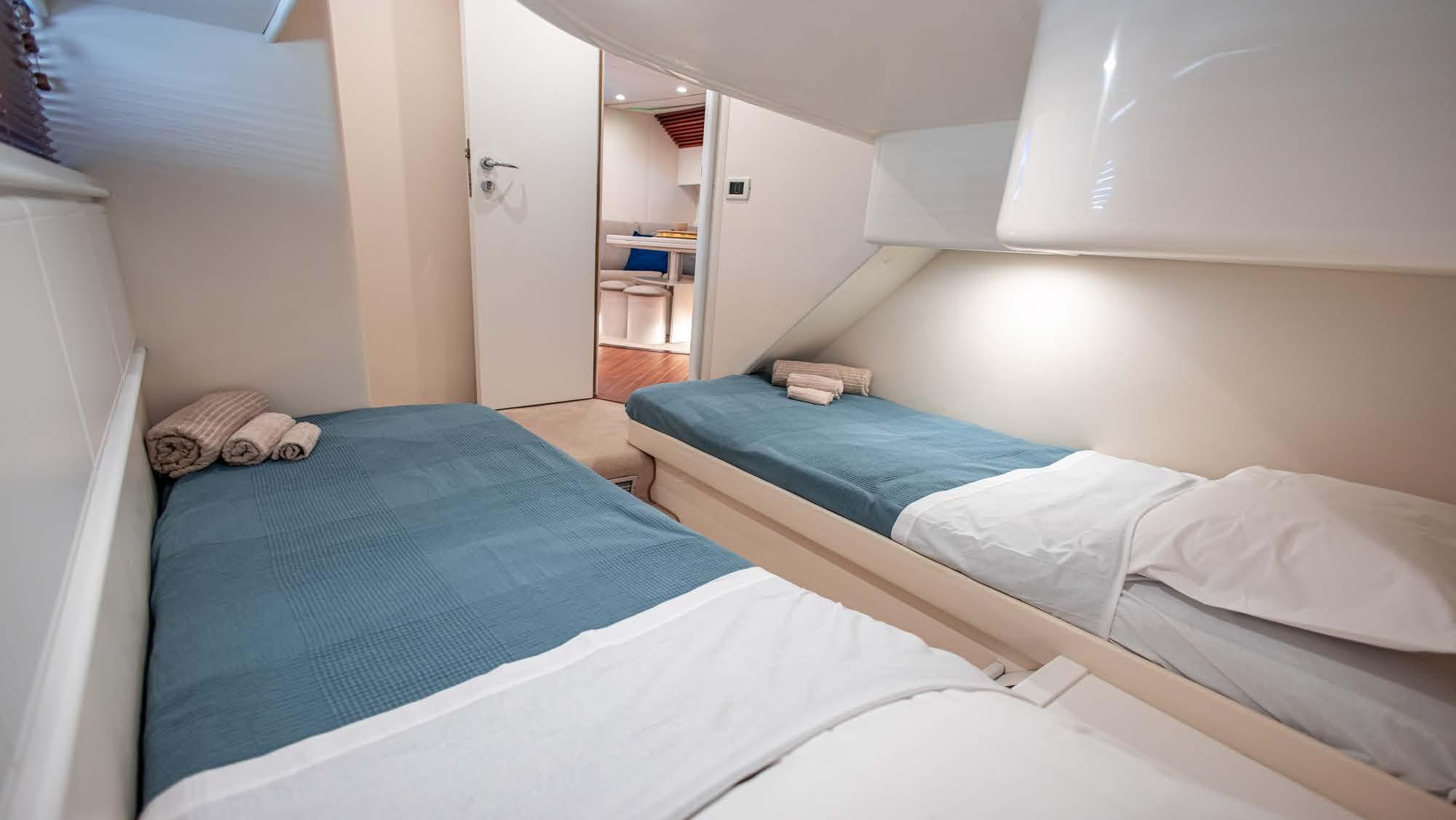 2002 Pershing 52 Motor Yachts for sale - YachtWorld