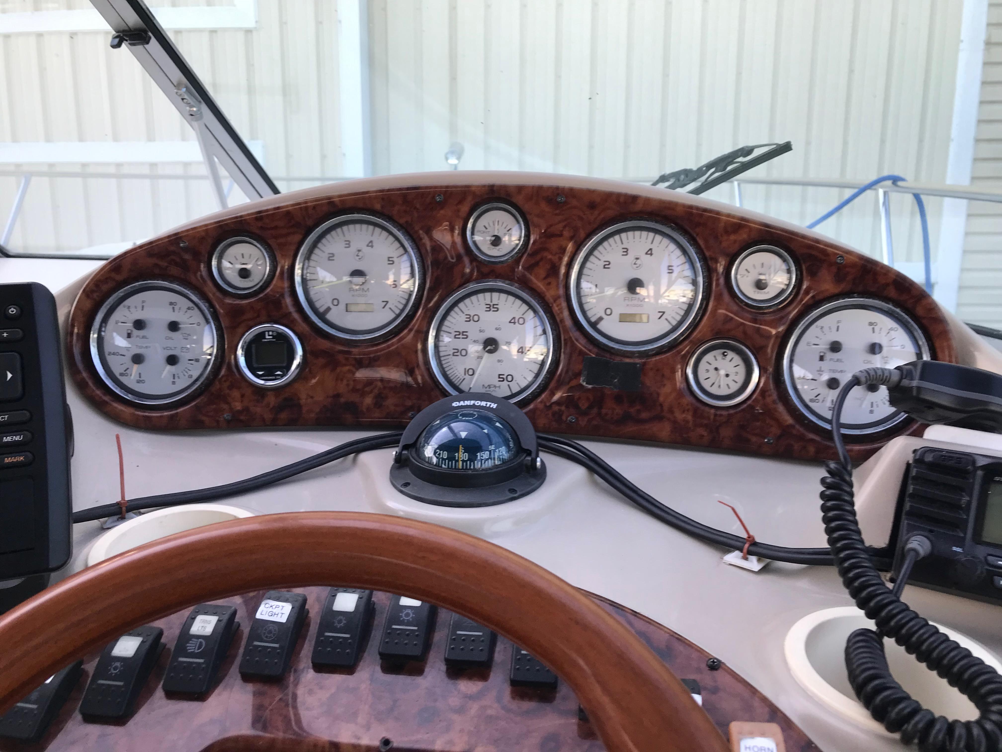 2003 Rinker 342 Fiesta Vee Express Cruiser for sale - YachtWorld