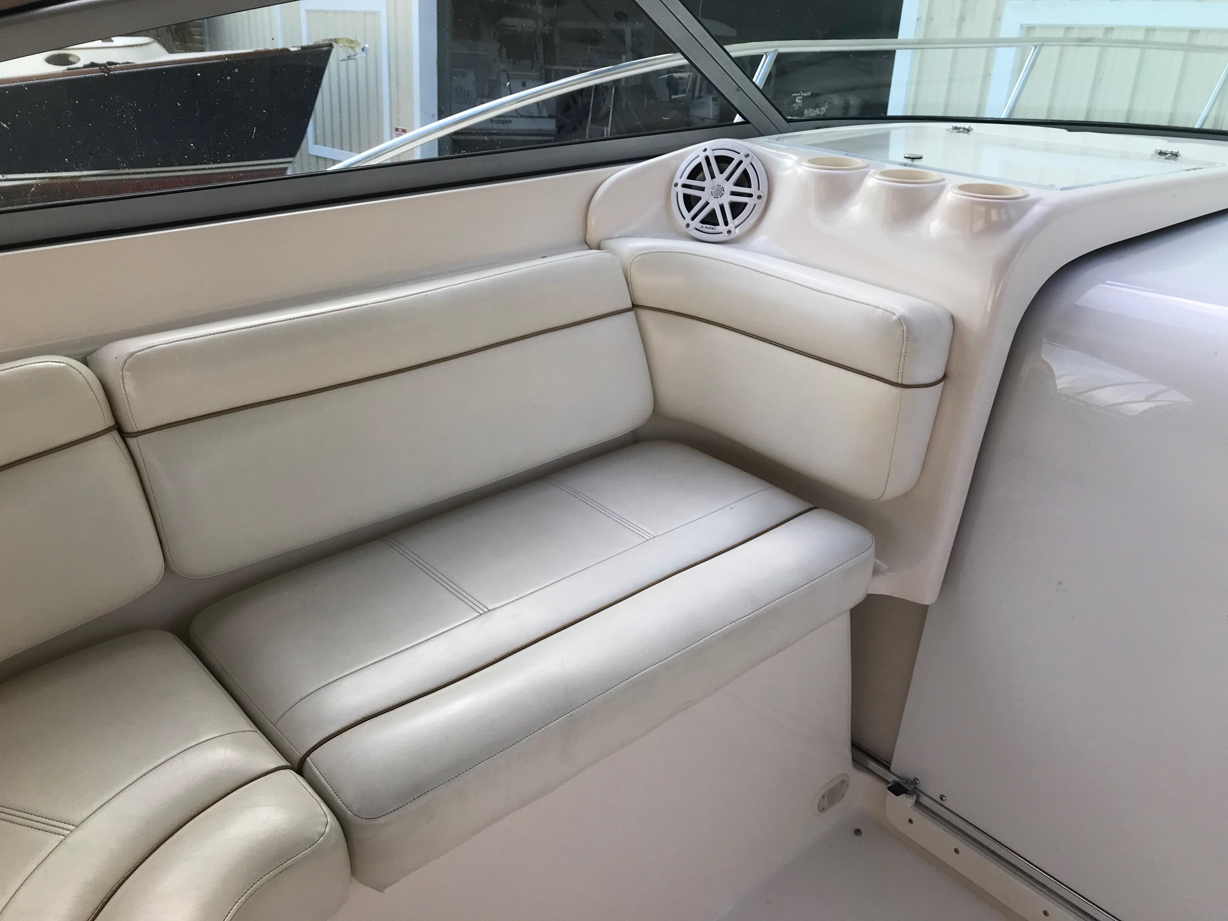 2003 Rinker 342 Fiesta Vee Express Cruiser for sale - YachtWorld