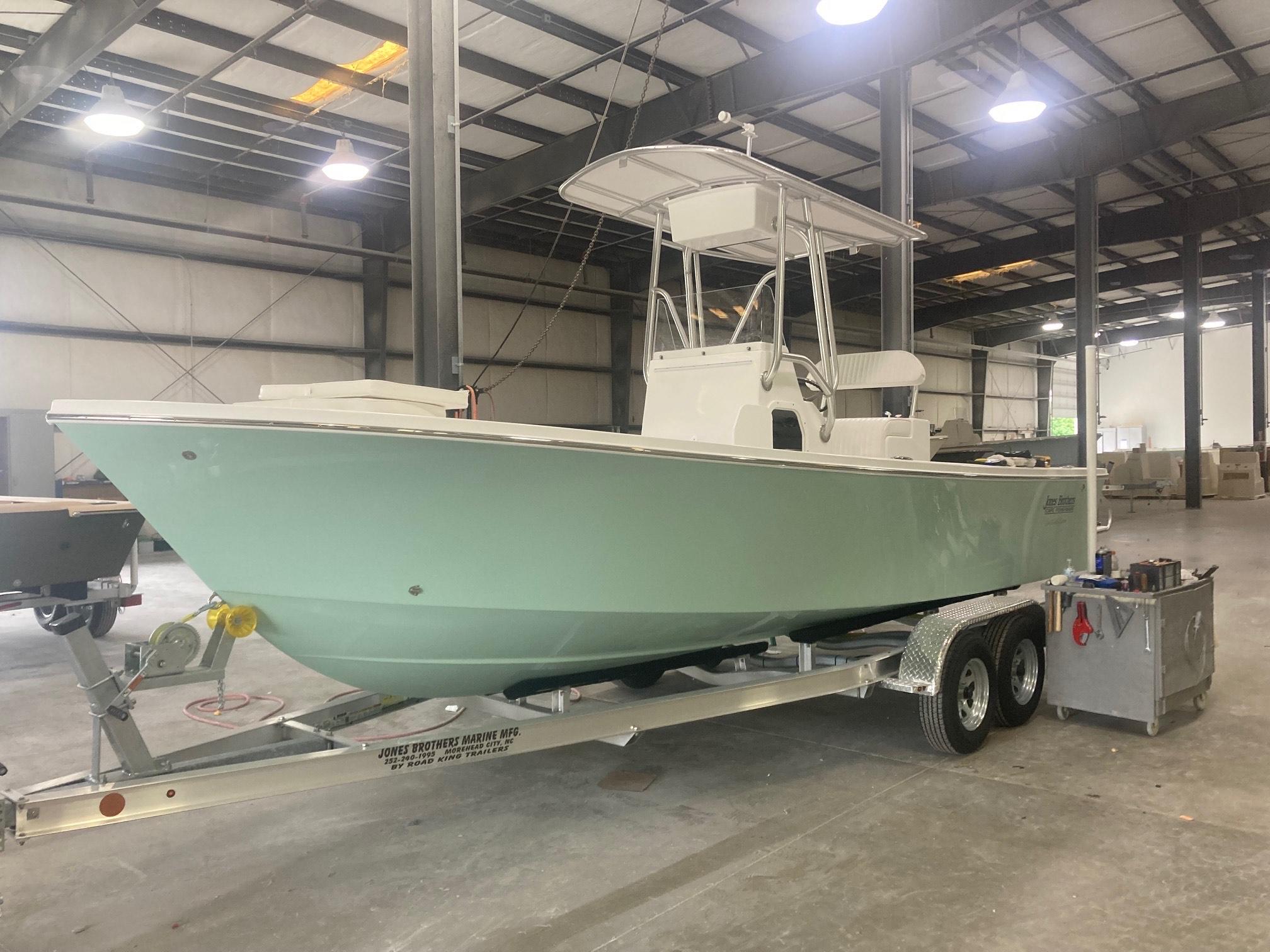 2024 Jones Brothers 23 Cape Fisherman Lite Tackle Middenconsole boten ...