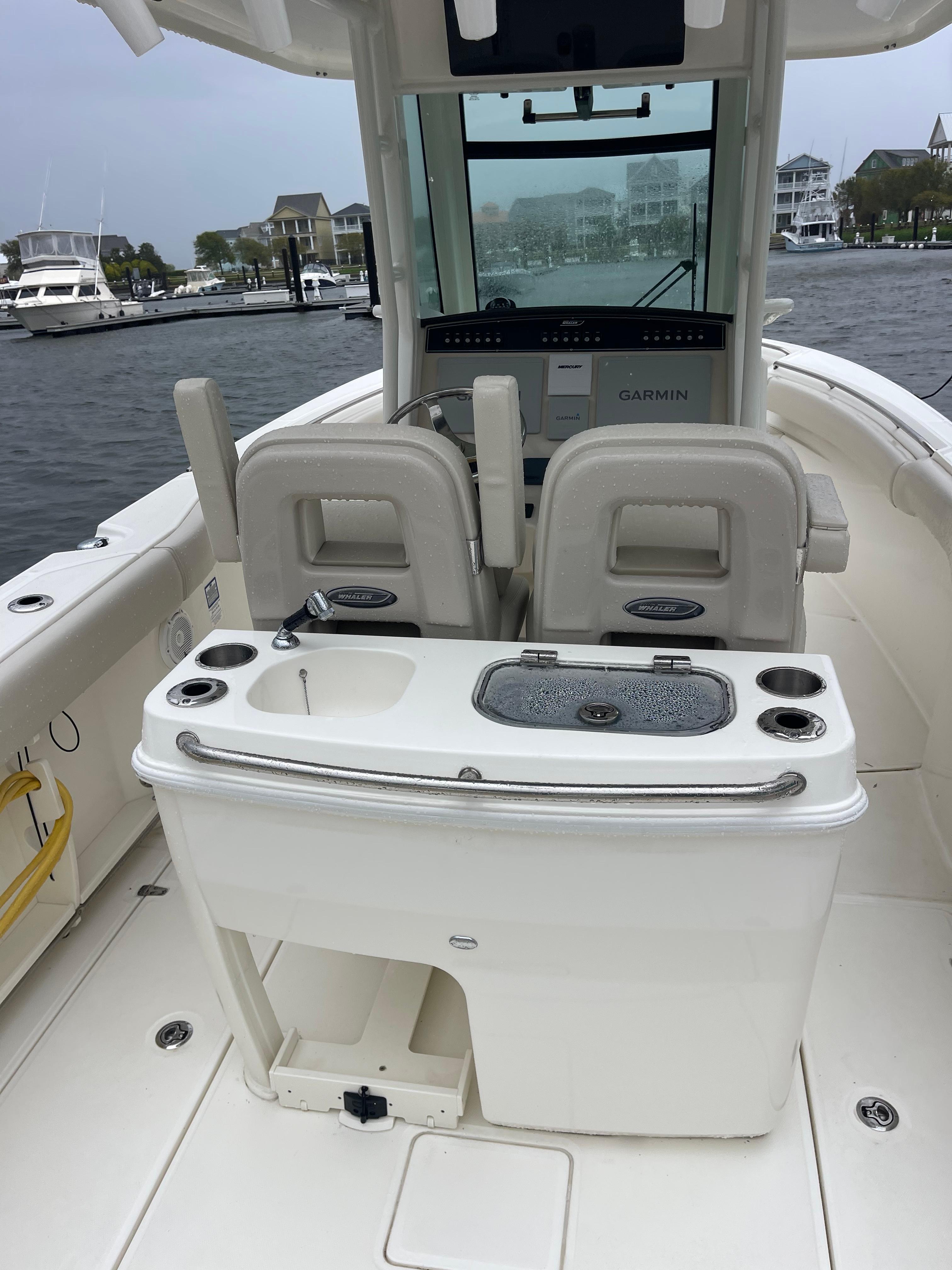 2021 Boston Whaler 280 Outrage Center Console for sale - YachtWorld