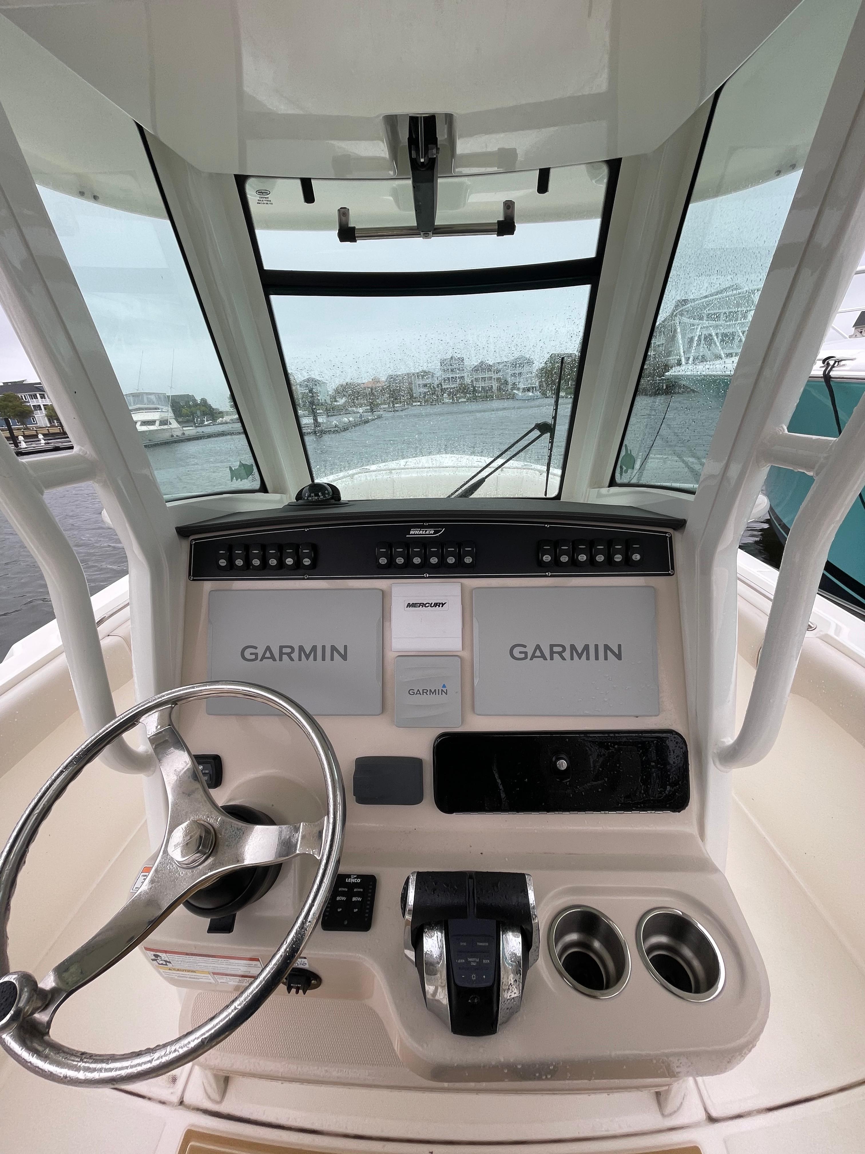 2021 Boston Whaler 280 Outrage Center Console Boote Kaufen - YachtWorld