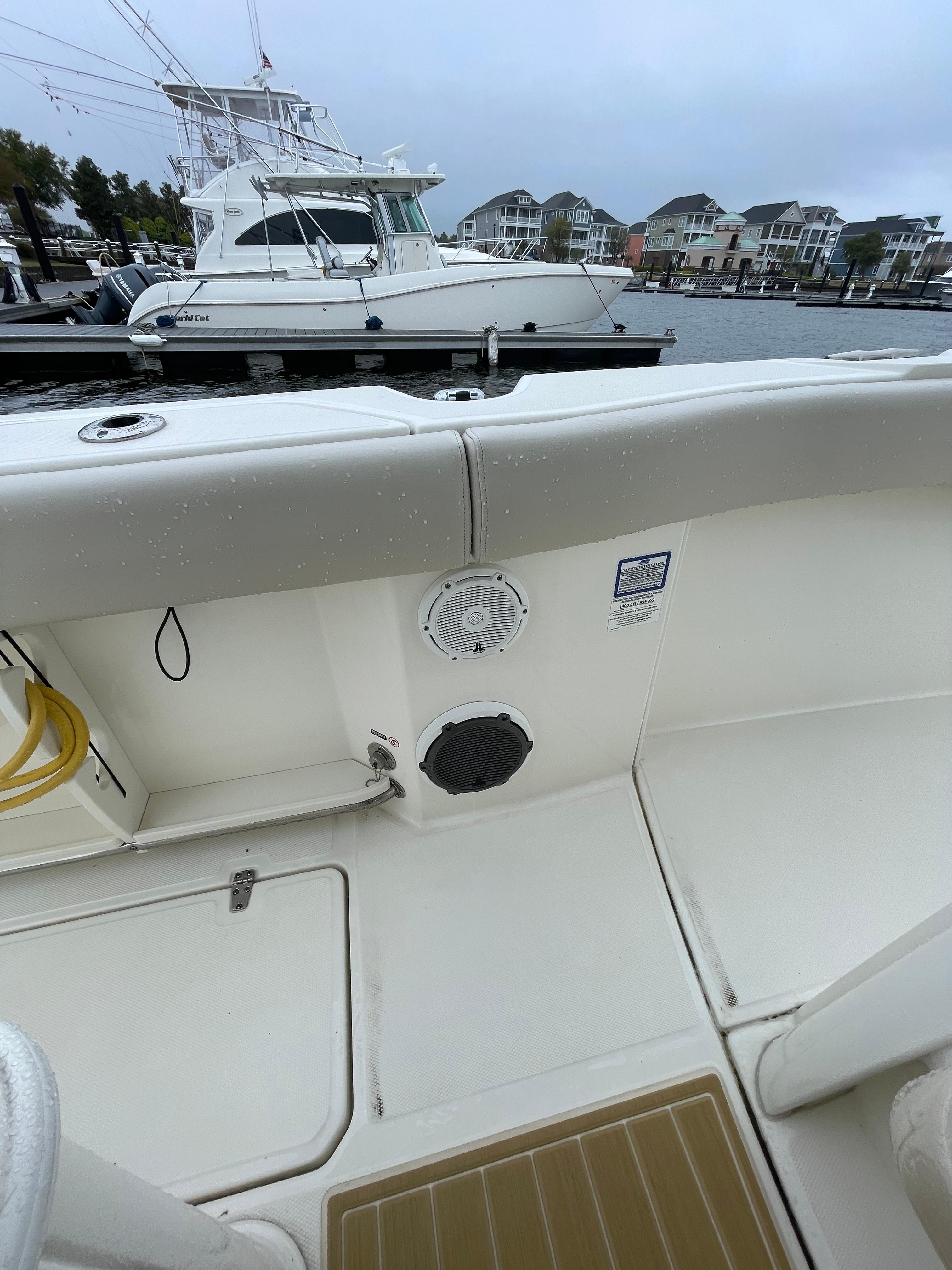 2021 Boston Whaler 280 Outrage Center Console Boote Kaufen - YachtWorld