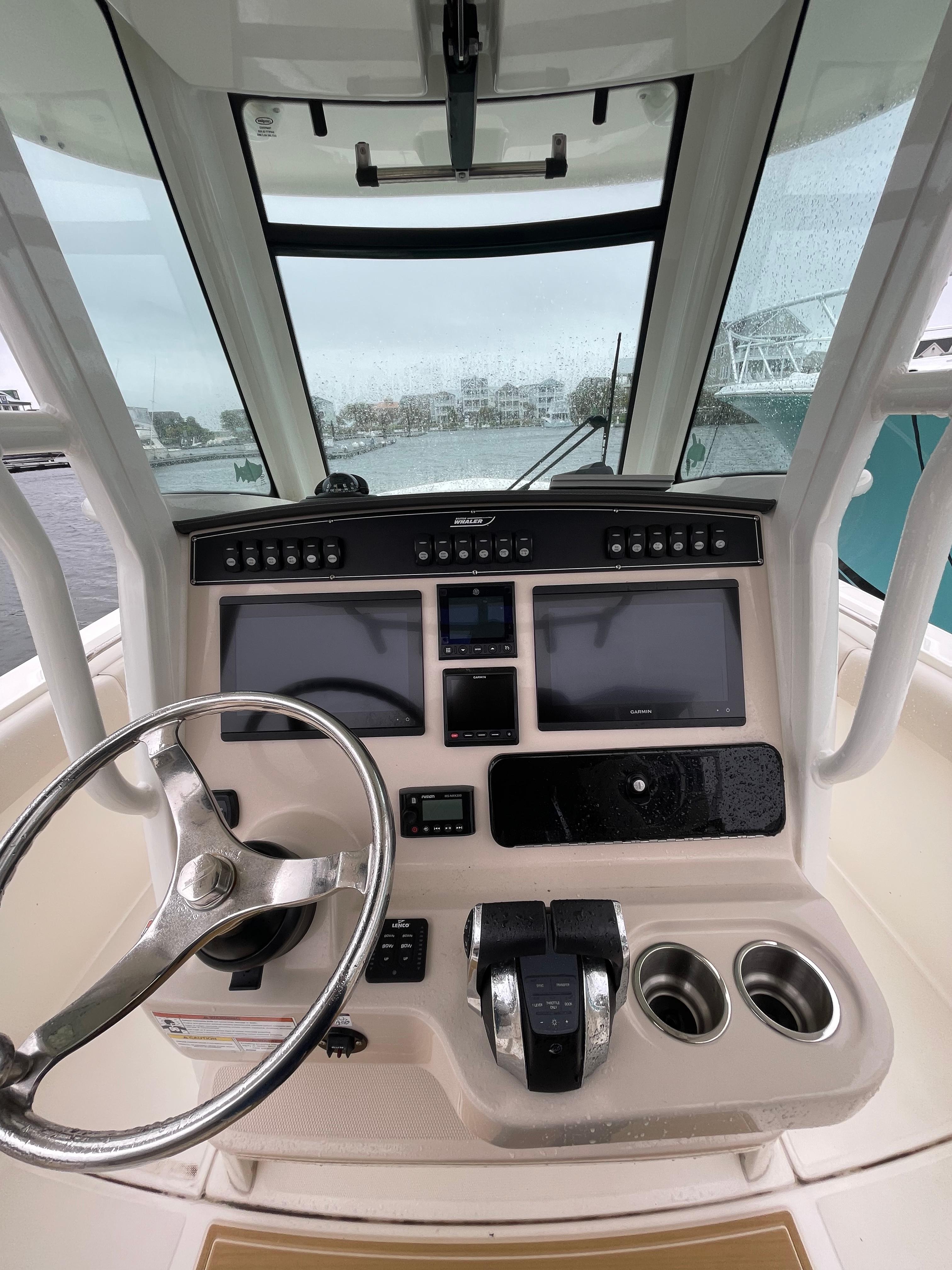 2021 Boston Whaler 280 Outrage Center Console Boote Kaufen - YachtWorld