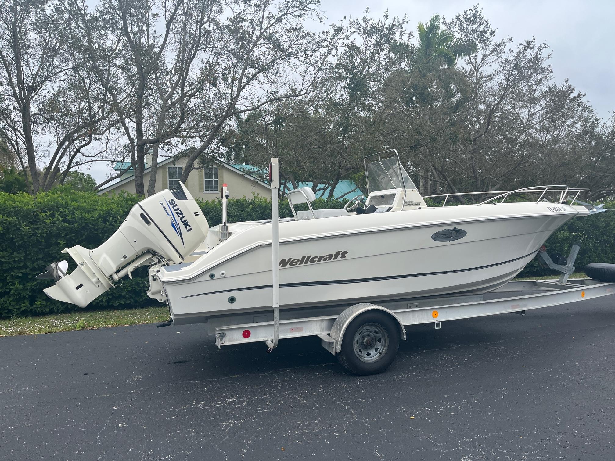 2002 Wellcraft 210 Fisherman Bateaux à console centrale à vendre ...