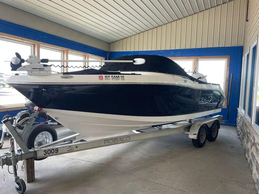2020 Robalo R 207 Dual Console for sale - YachtWorld